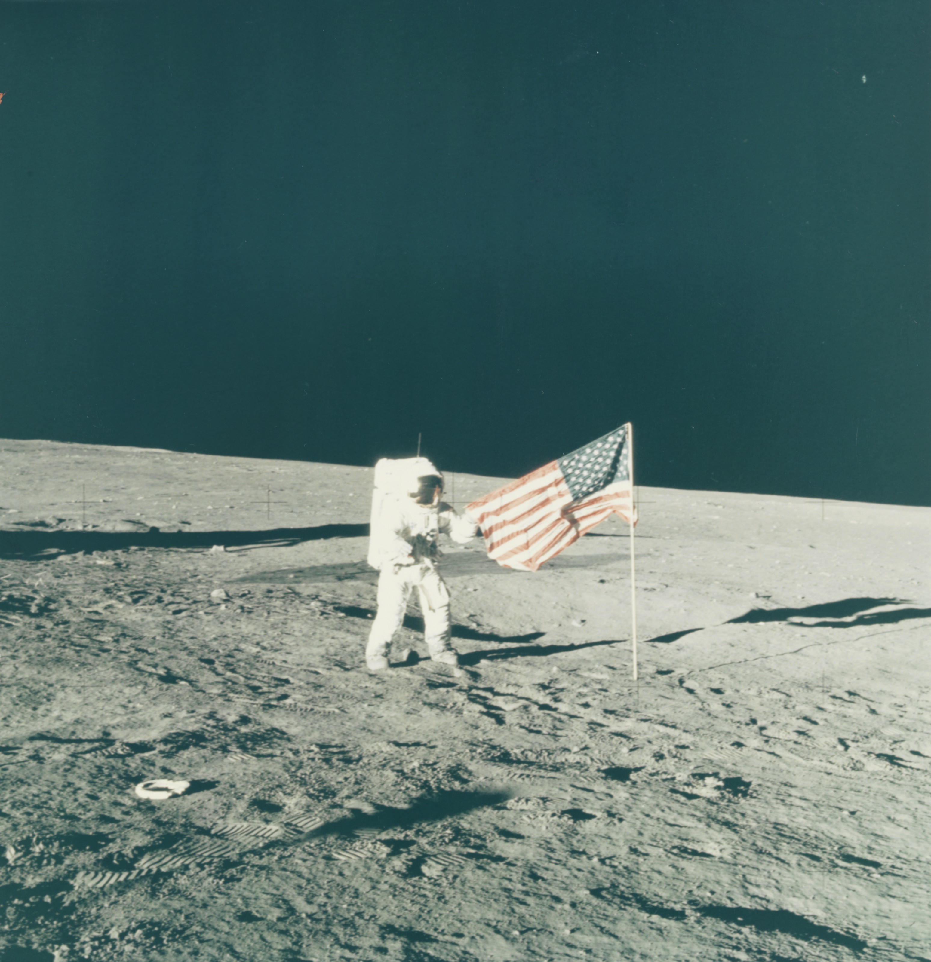 apollo moon flag