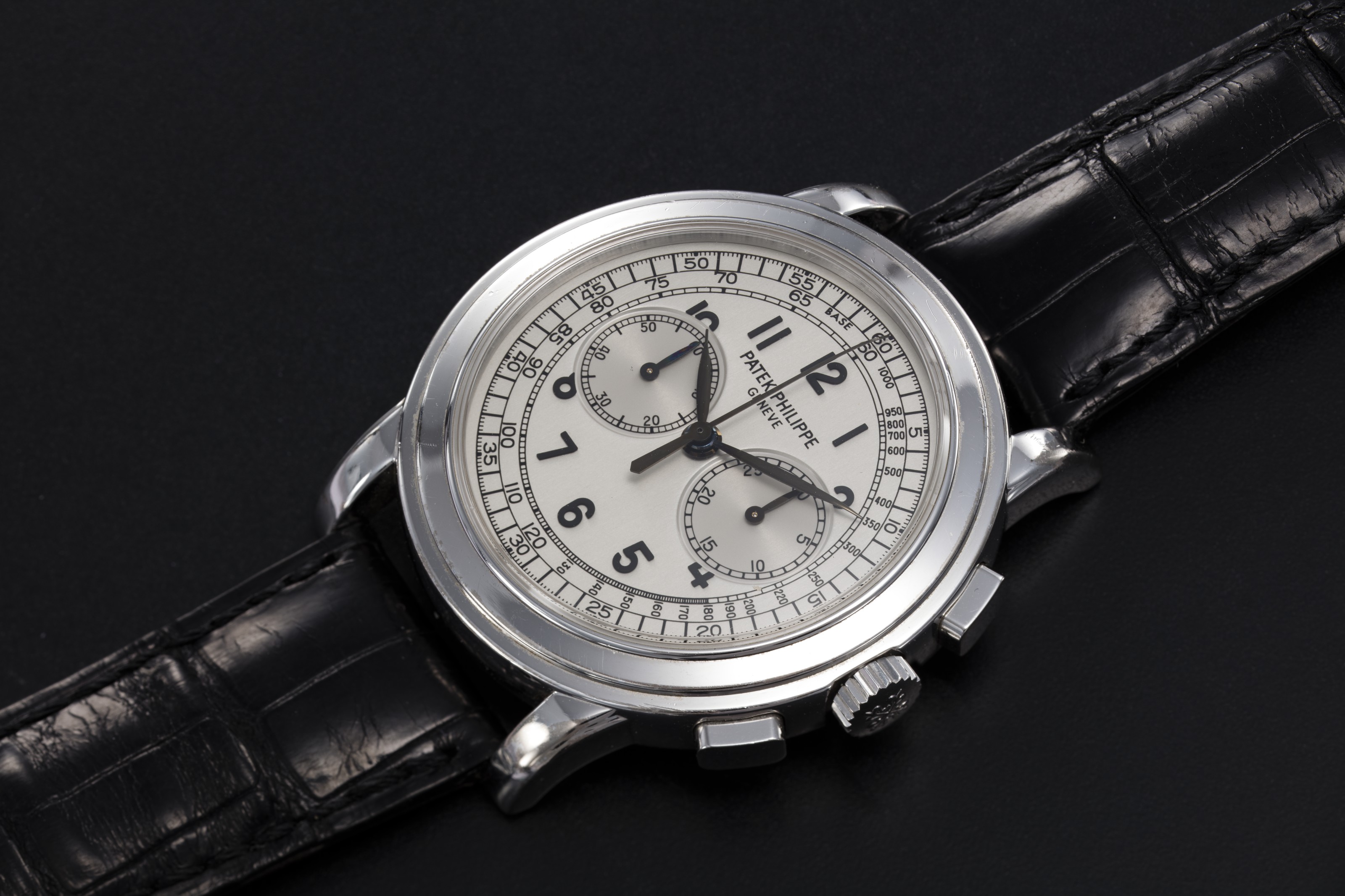 PATEK PHILIPPE, REF. 5070G, A WHITE GOLD CHRONOGRAPH WRISTWATCH, CASE ...
