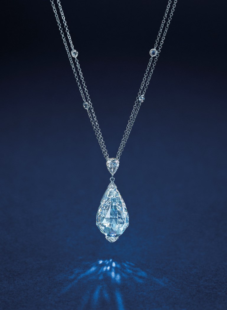 EXCLUSIVE DIAMOND PENDANT NECKLACE | Christie's