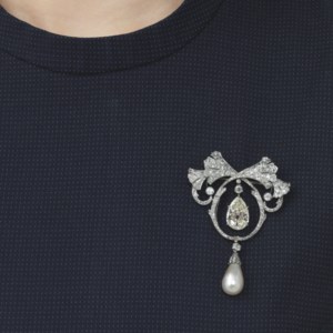 NATURAL PEARL AND DIAMOND BROOCH | Christie's