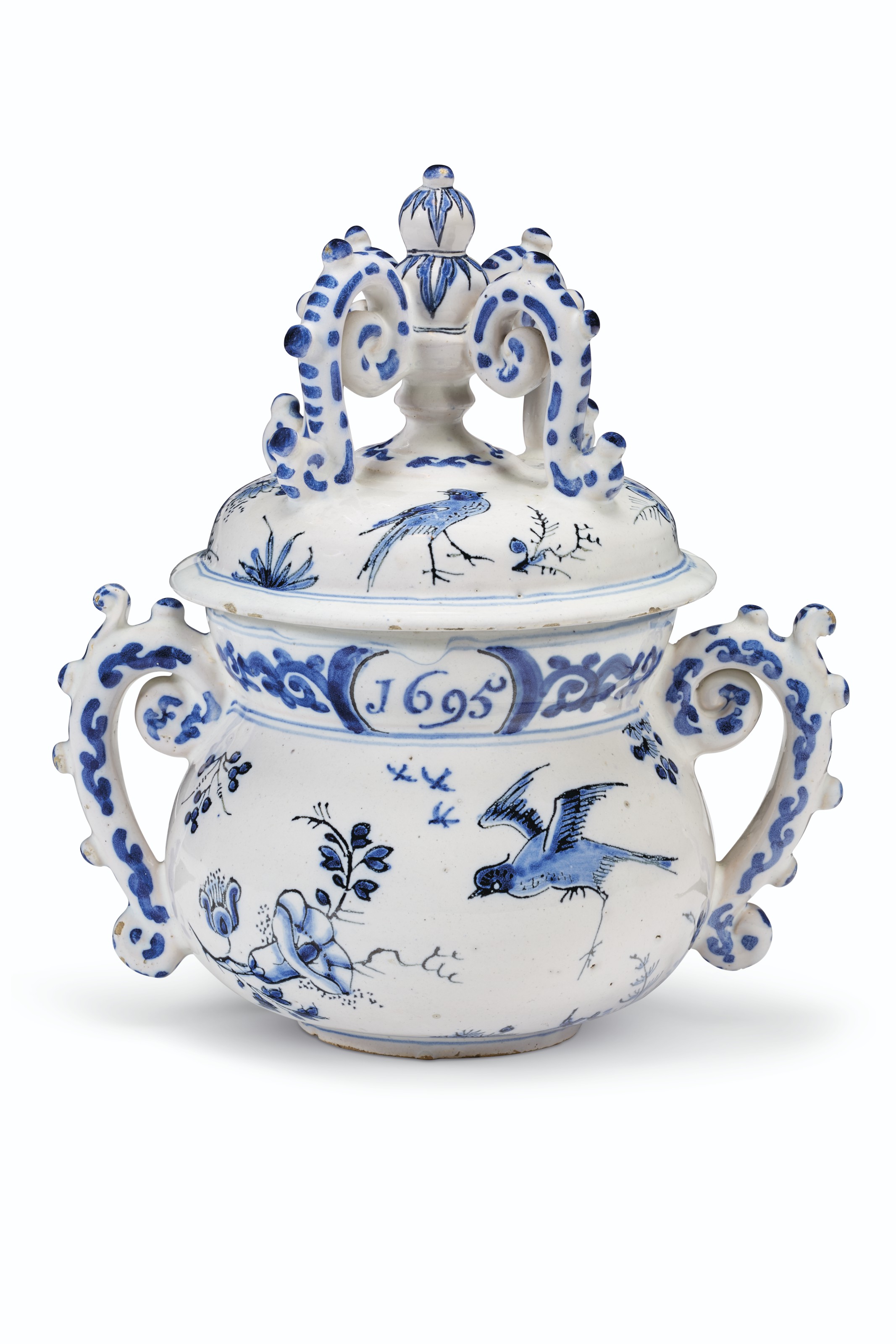 A LONDON DELFT POLYCHROME 'OAK-LEAF' CHARGER, CIRCA 1680 | Christie's