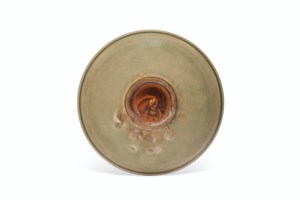 A RARE CARVED YAOZHOU CELADON DISH, NORTHERN SONG-JIN DYNASTY, 12TH ...