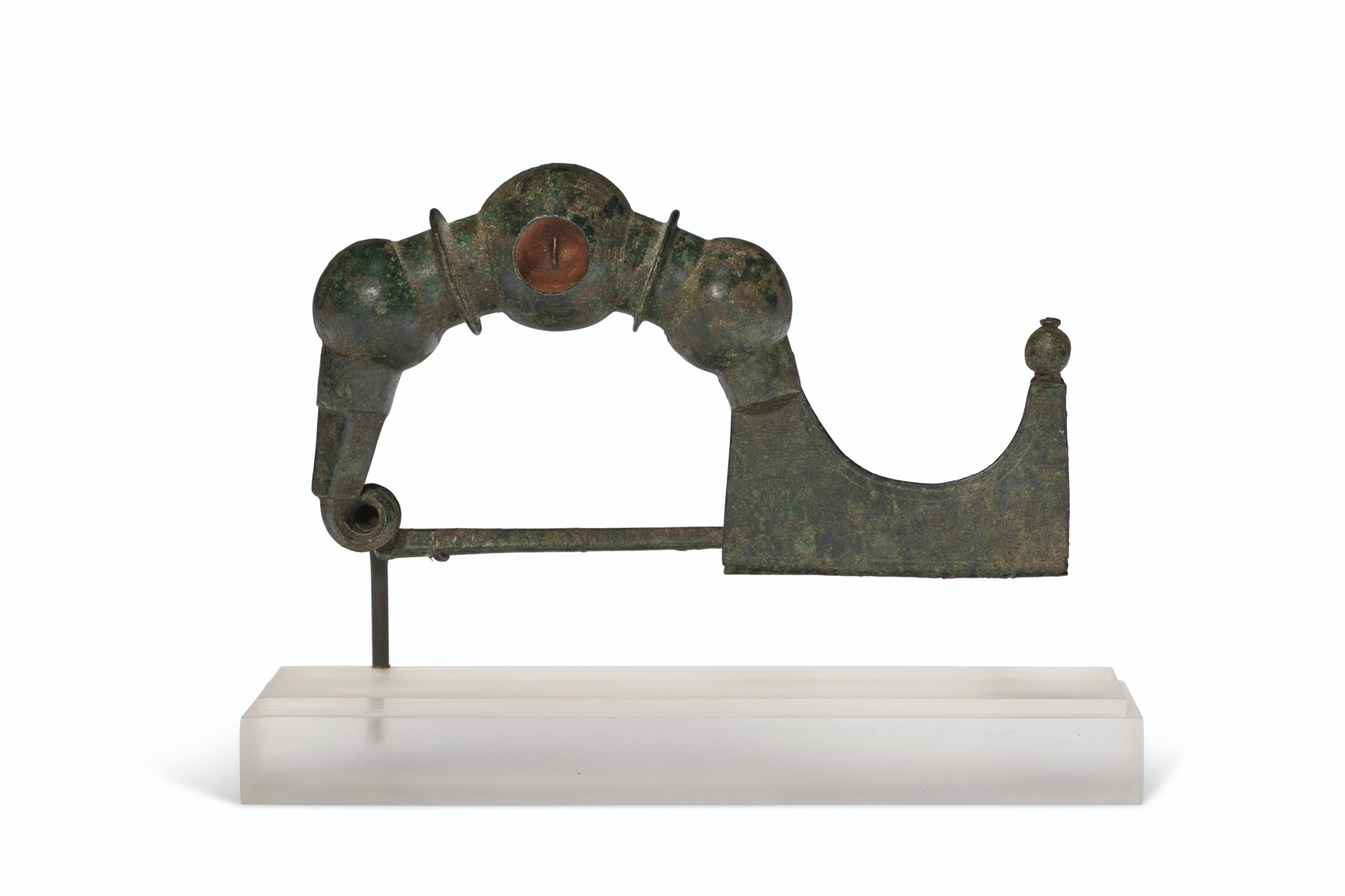 A GREEK BRONZE FIBULA, THESSALY, GEOMETRIC PERIOD, CIRCA 8TH CENTURY B ...