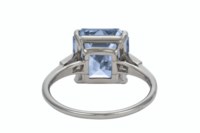 A RARE COLORED DIAMOND RING | Christie's