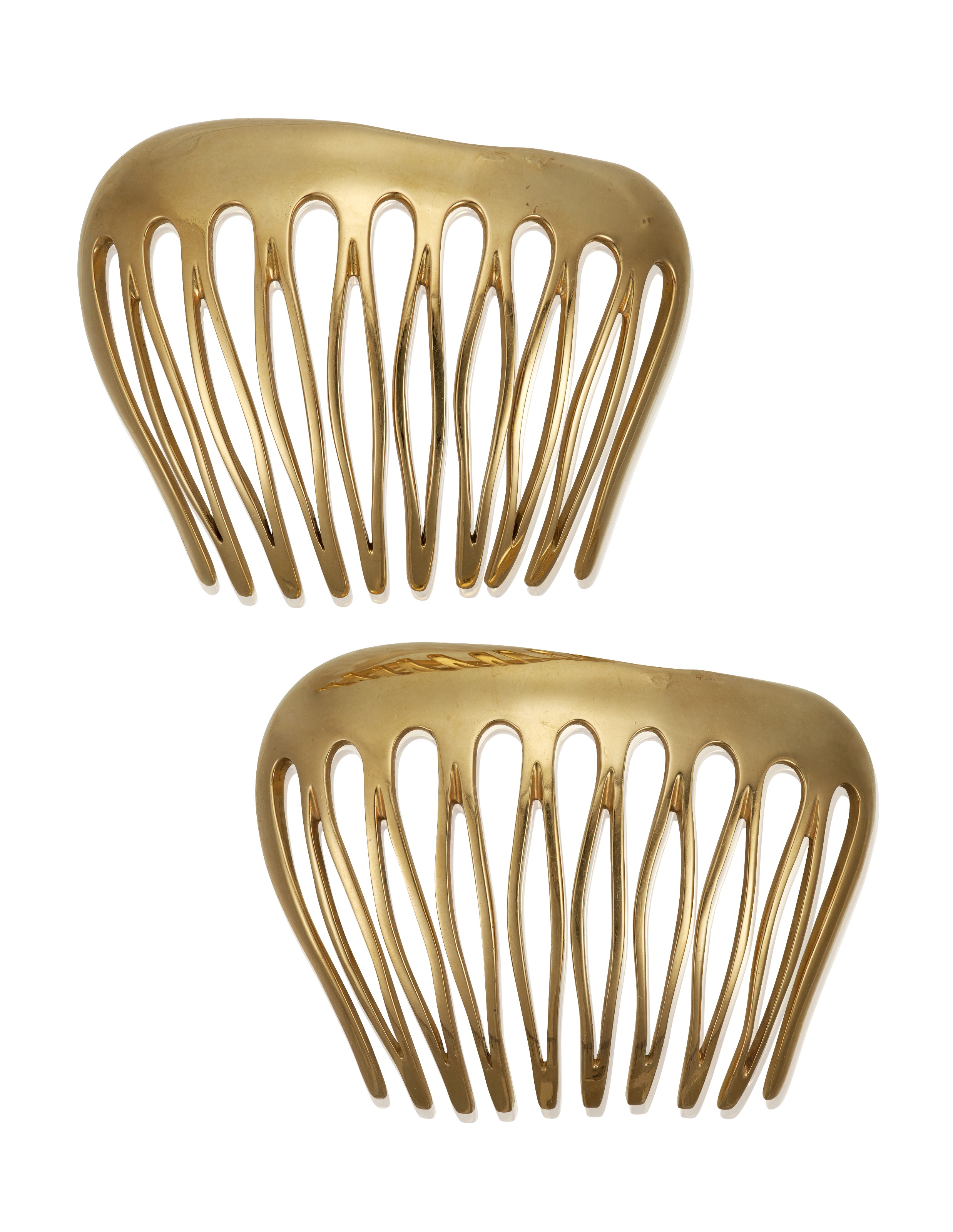 NO RESERVE | TIFFANY & CO. PAIR OF GOLD HAIR COMBS, | Christie’s