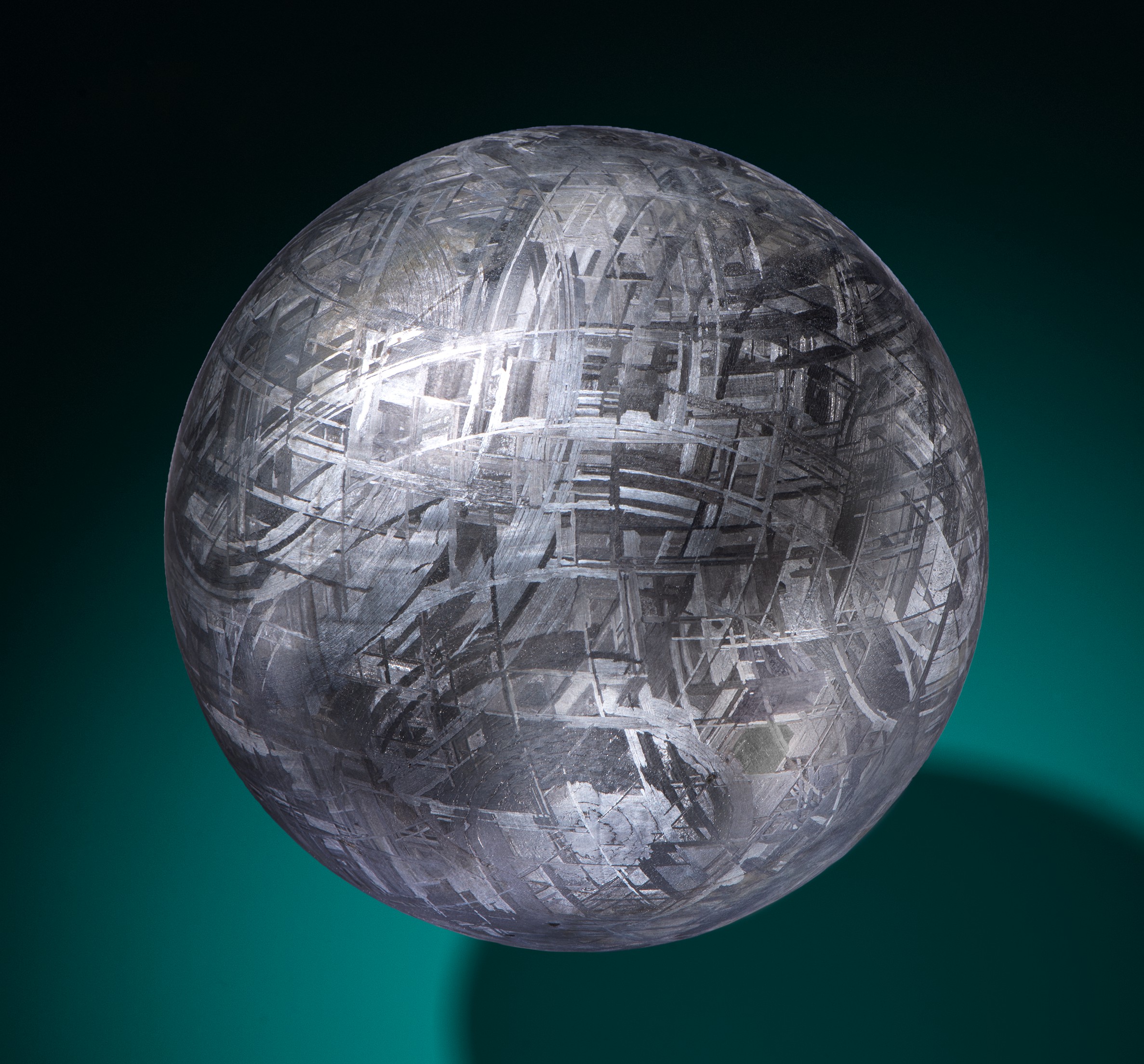 MUONIONALUSTA METEORITE CRYSTAL BALL — CRYSTALLINE STRUCTURE OF AN IRON ...
