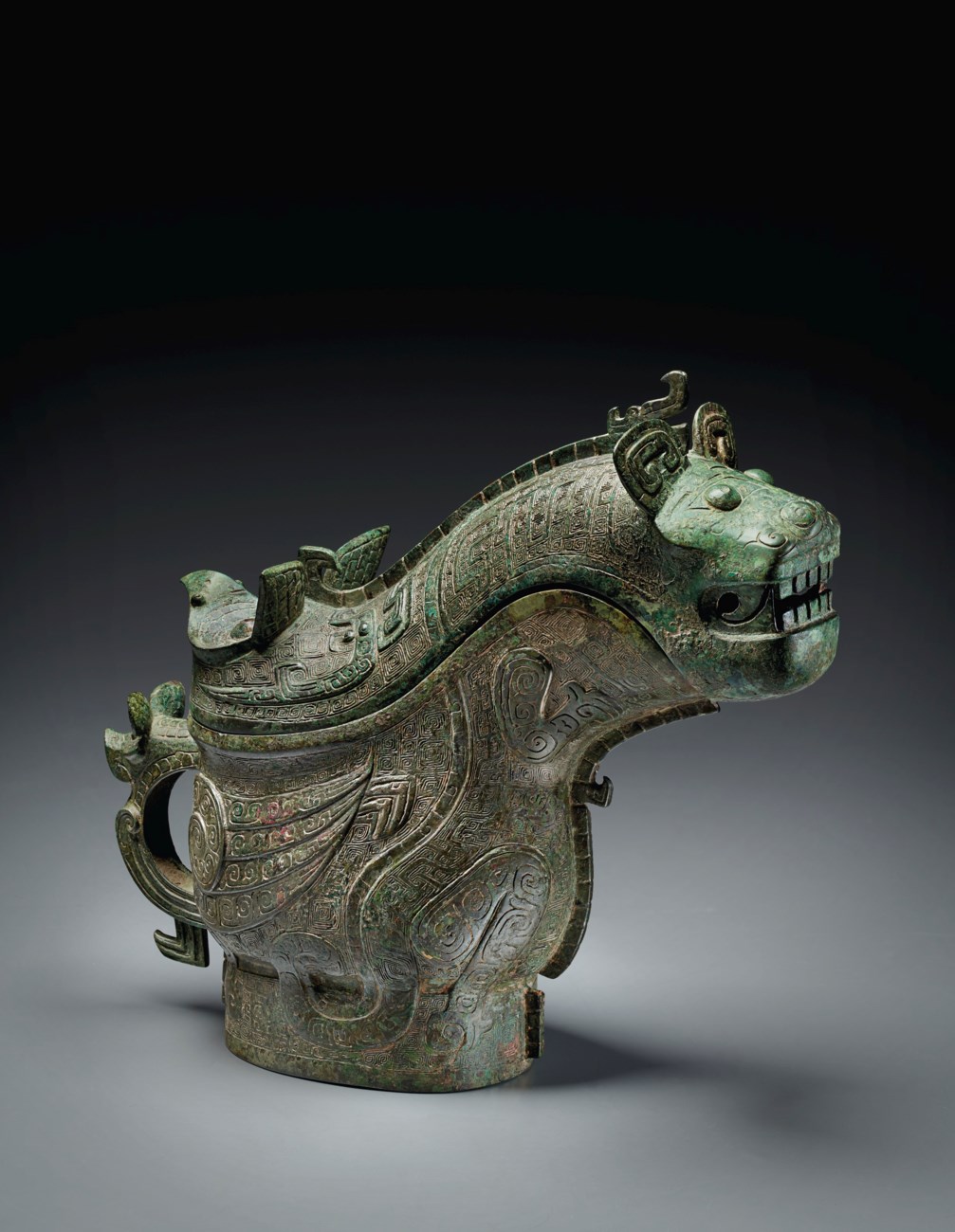 AN EXCEPTIONAL AND HIGHLY IMPORTANT BRONZE RITUAL WINE VESSEL AND COVER ...