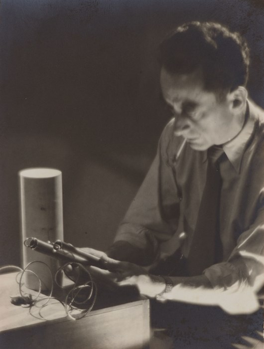 MAN RAY (1890-1976), Autoportrait, 1930 | Christie's