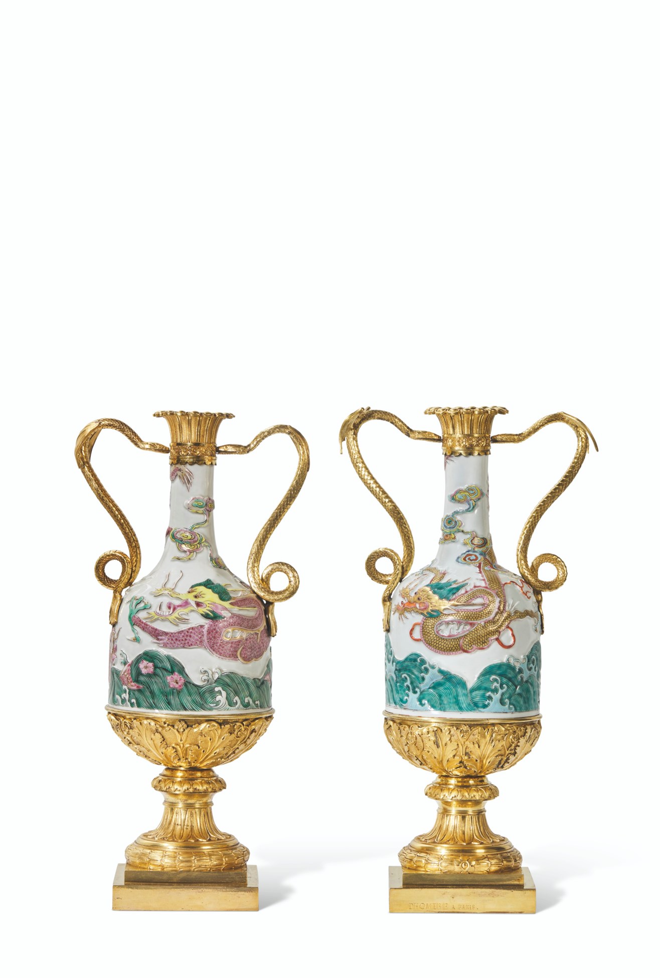 PAIRE DE VASES D'EPOQUE CHARLES X, SIGNATURE DE THOMIRE A PARIS, VERS ...