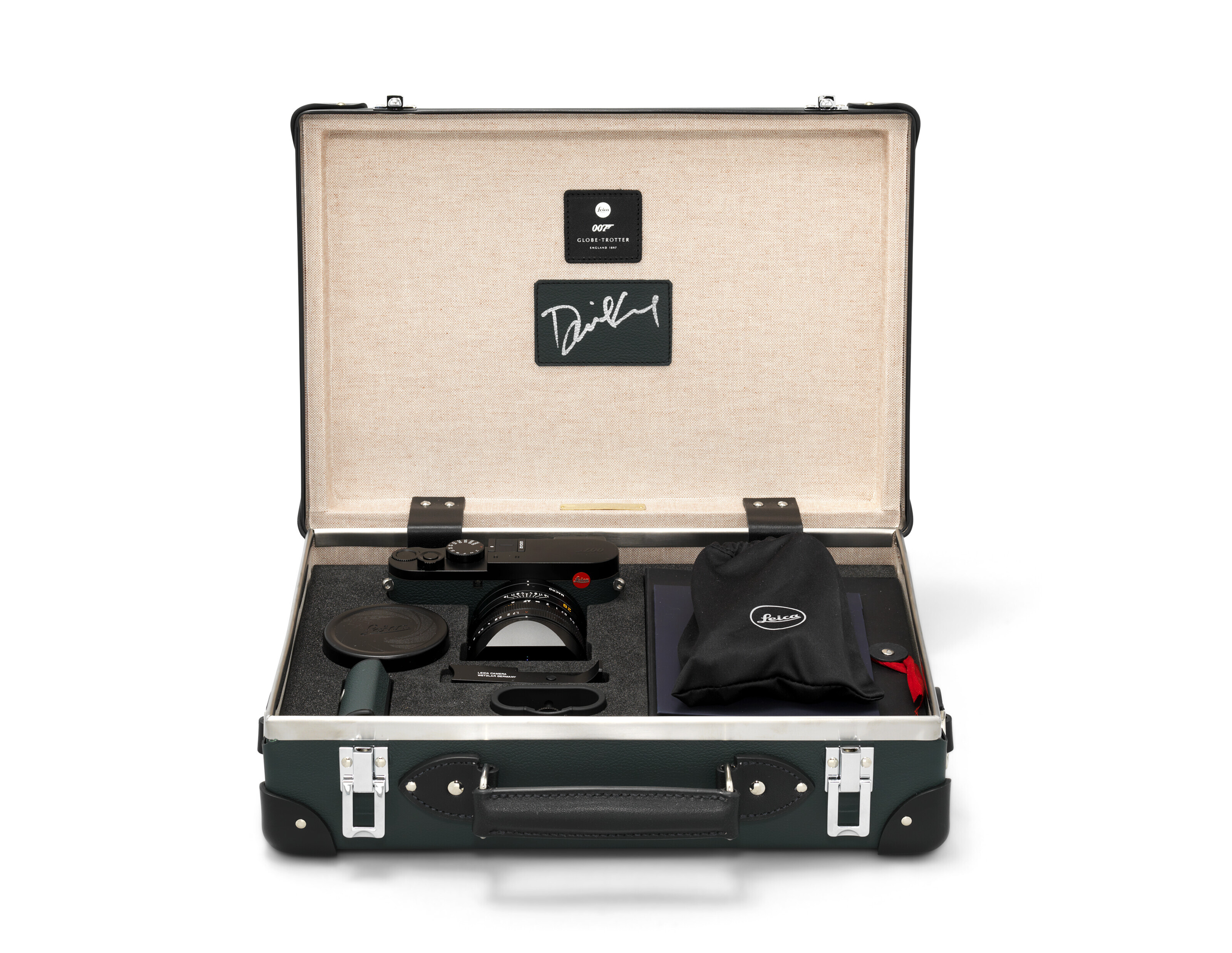 007 SPECIAL EDITION LEICA Q2 CAMERA, SIGNED BY DANIEL CRAIG, IN FITTED ...