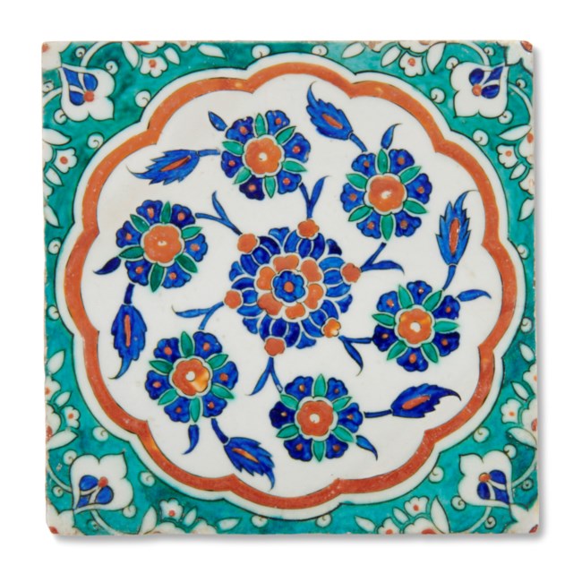 AN IZNIK POTTERY TILE, OTTOMAN TURKEY, CIRCA 1585 | Christie's