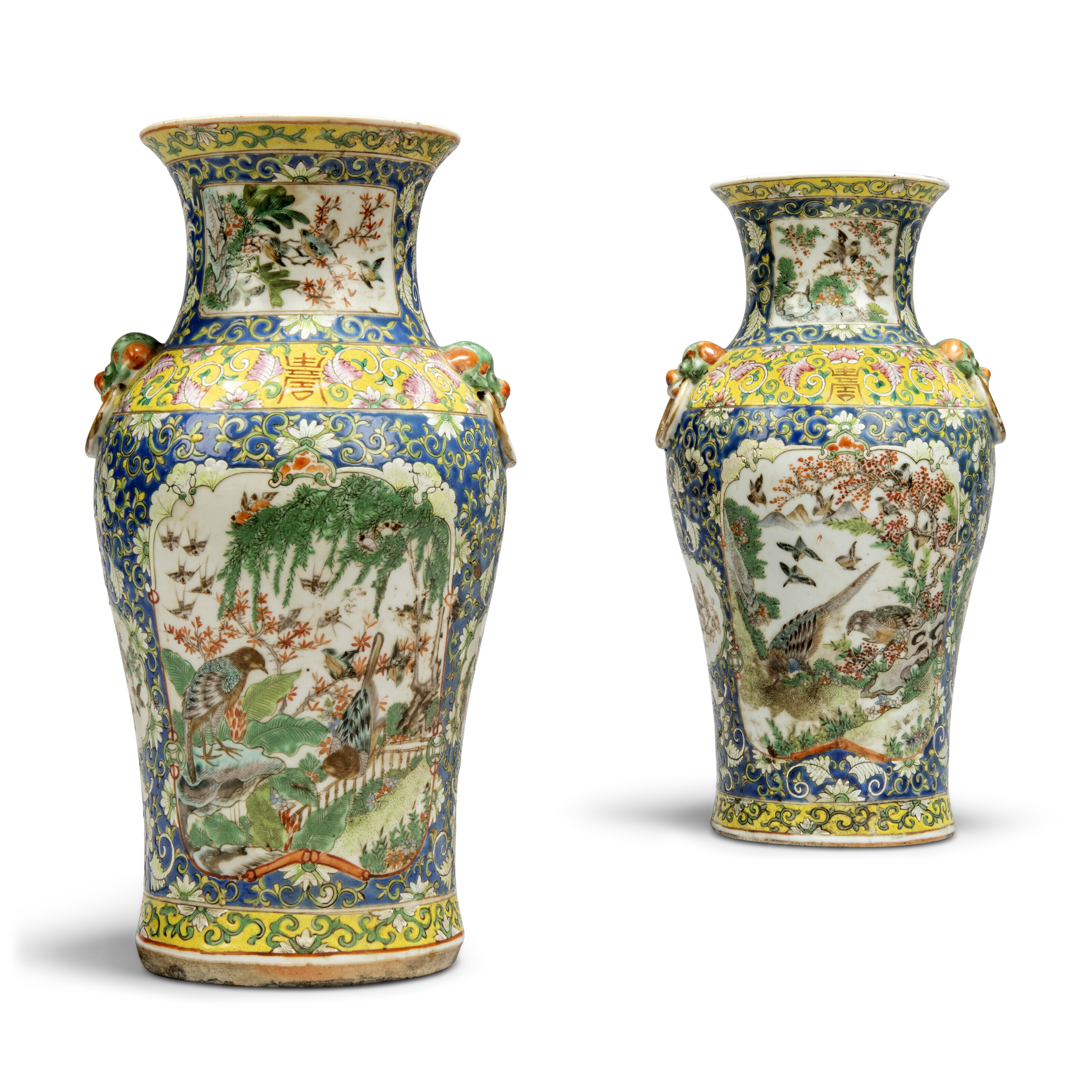 A PAIR OF CHINESE PORCELAIN VASES MOUNTED AS TABLE LAMPS, THE PORCELAIN ...