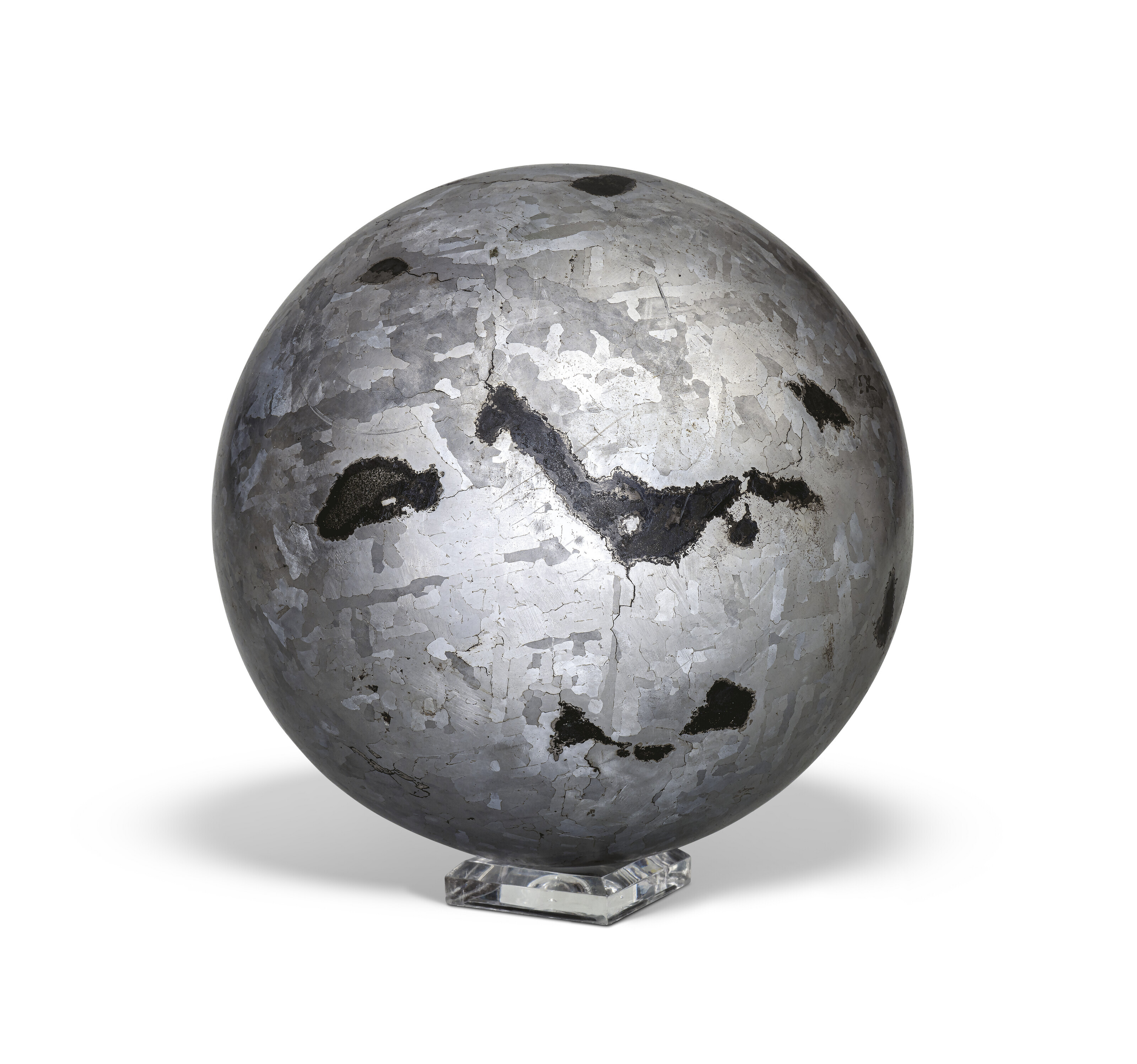 CAMPO DEL CIELO METEORITE — MASSIVE SPHERE, Iron, coarse octahedrite ...