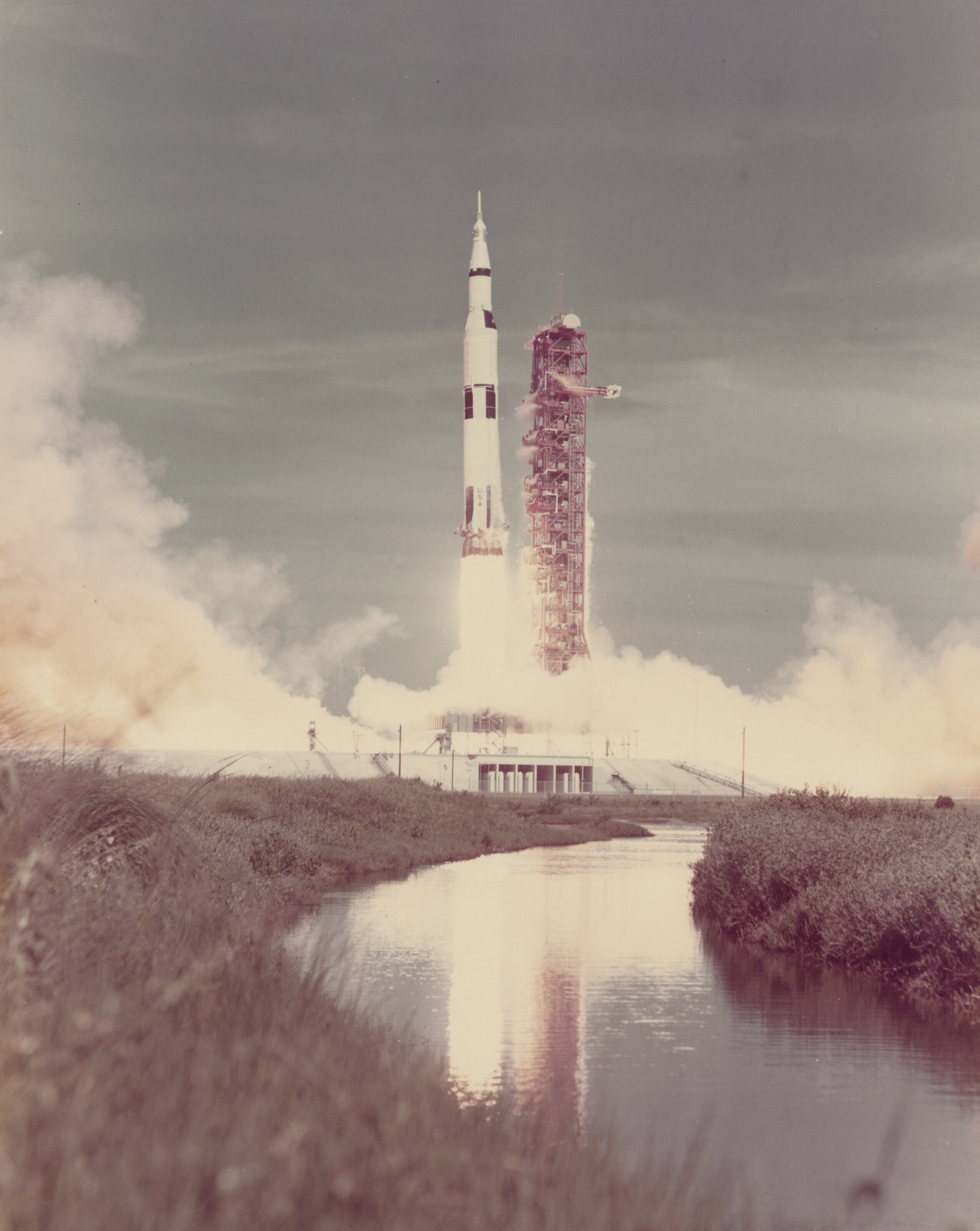 THE MAJESTIC LIFTOFF OF THE SATURN V SPACE VEHICLE, JULY 26, 1971, NASA ...
