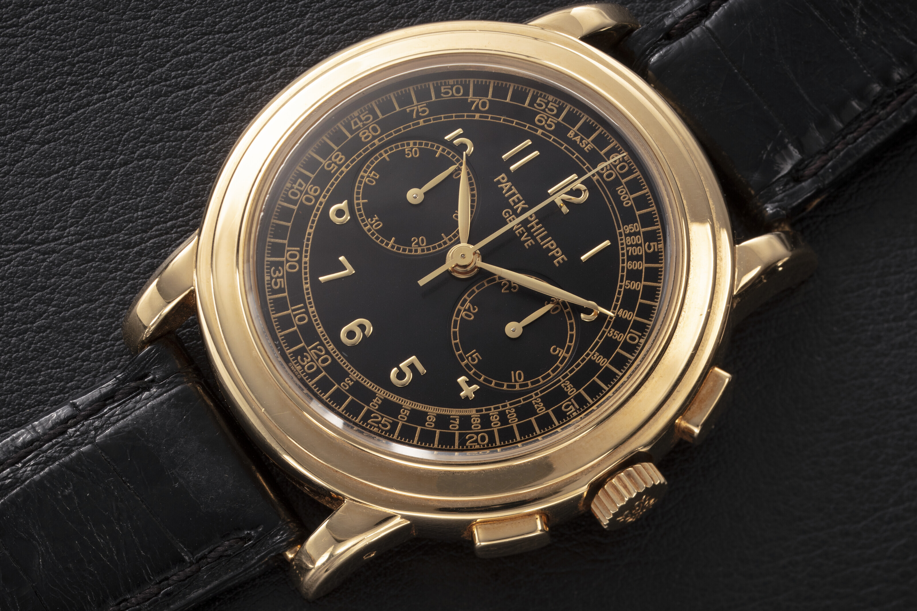 PATEK PHILIPPE, REF. 5070J, A GOLD MANUAL-WINDING CHRONGRAPH WRISTWATCH ...