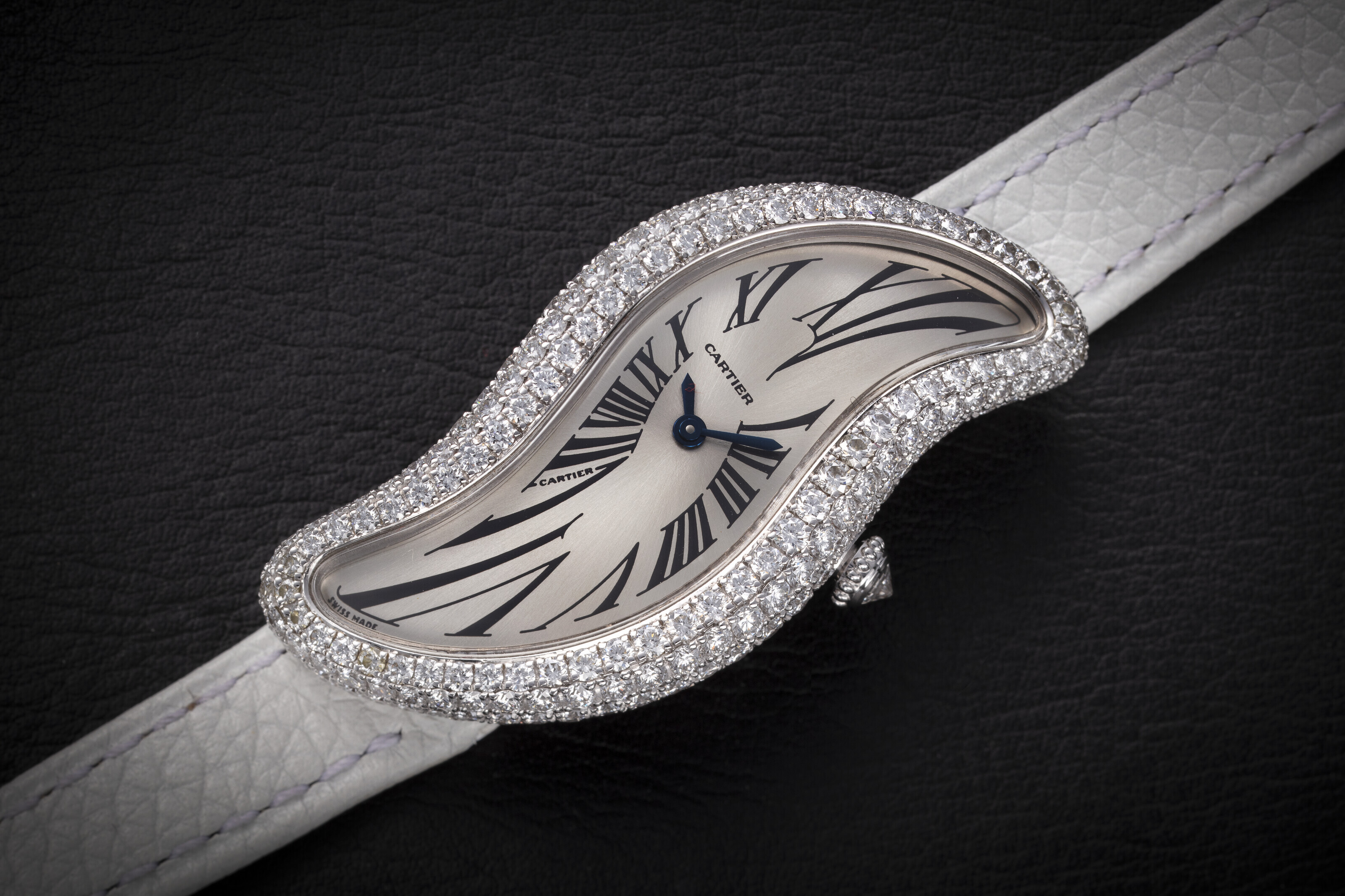 CARTIER, BAIGNOIRE S CRASH REF. 3174, AN ATTRACTIVE GOLD AND DIAMOND ...