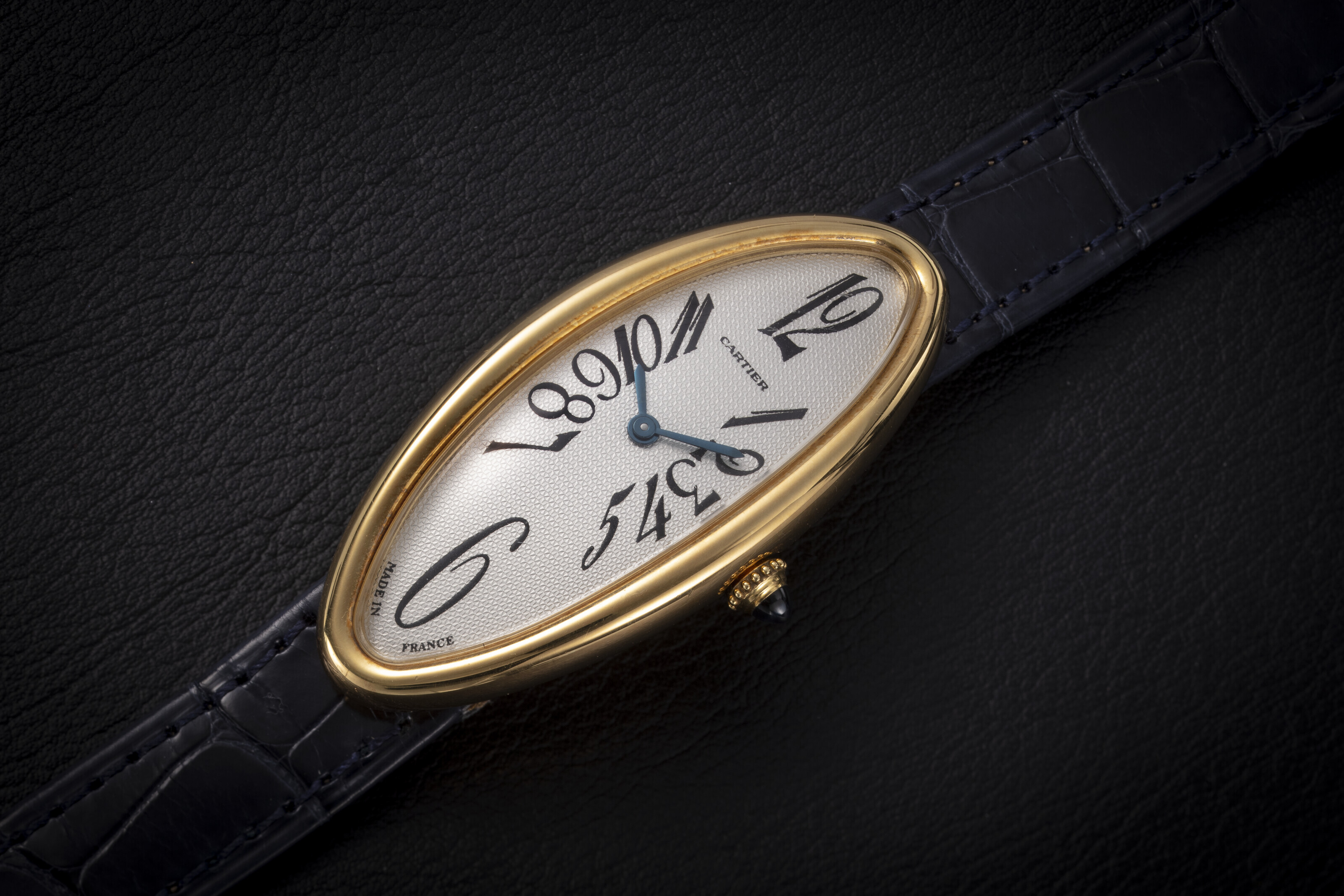 CARTIER, BAIGNOIRE ALLONGÉE REF. 2605, AN ATTRACTIVE YELLOW GOLD ...