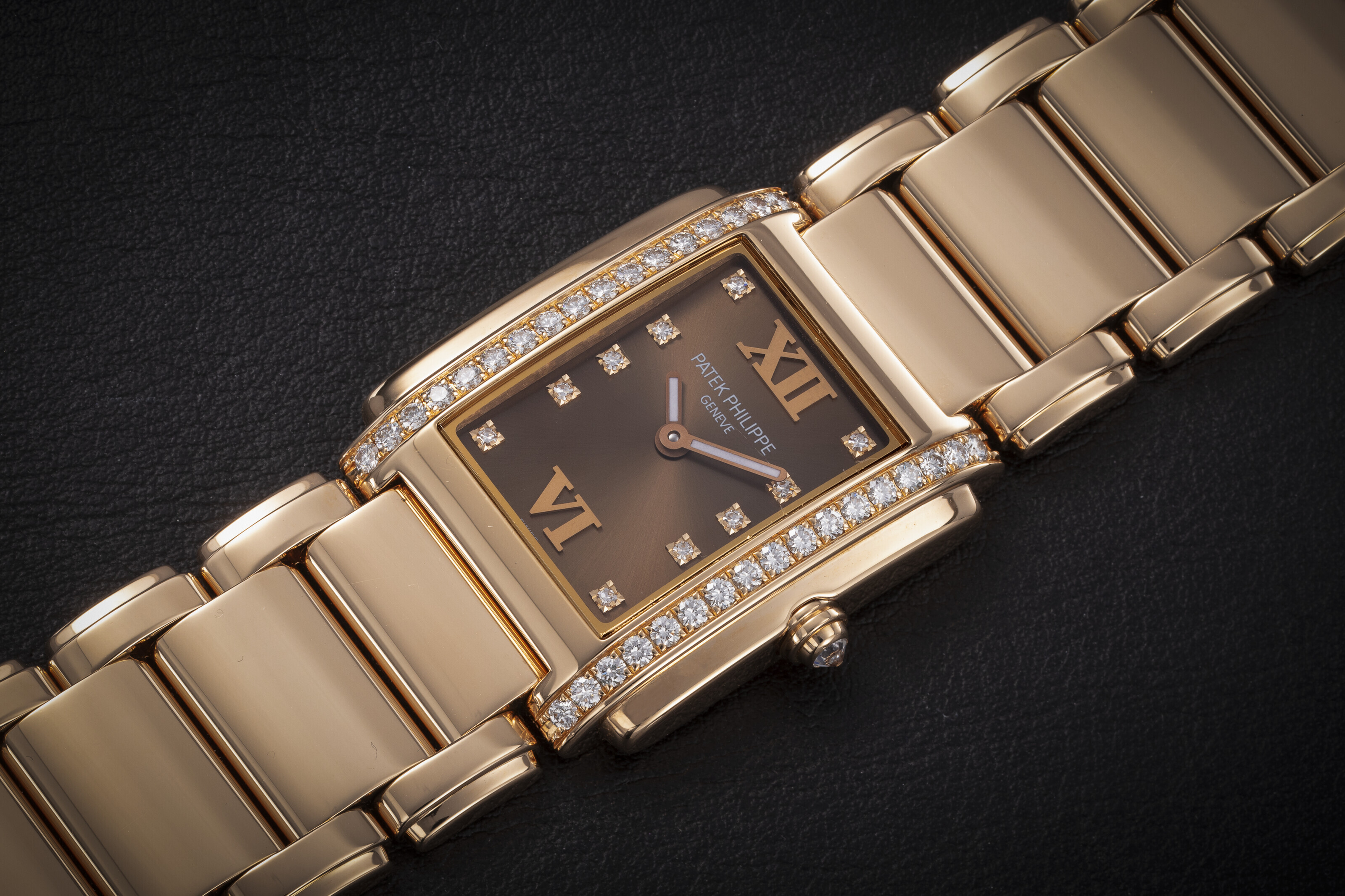 PATEK PHILIPPE, TWENTY-4 REF. 4910/11R-010, AN ELEGANT LADIES ...