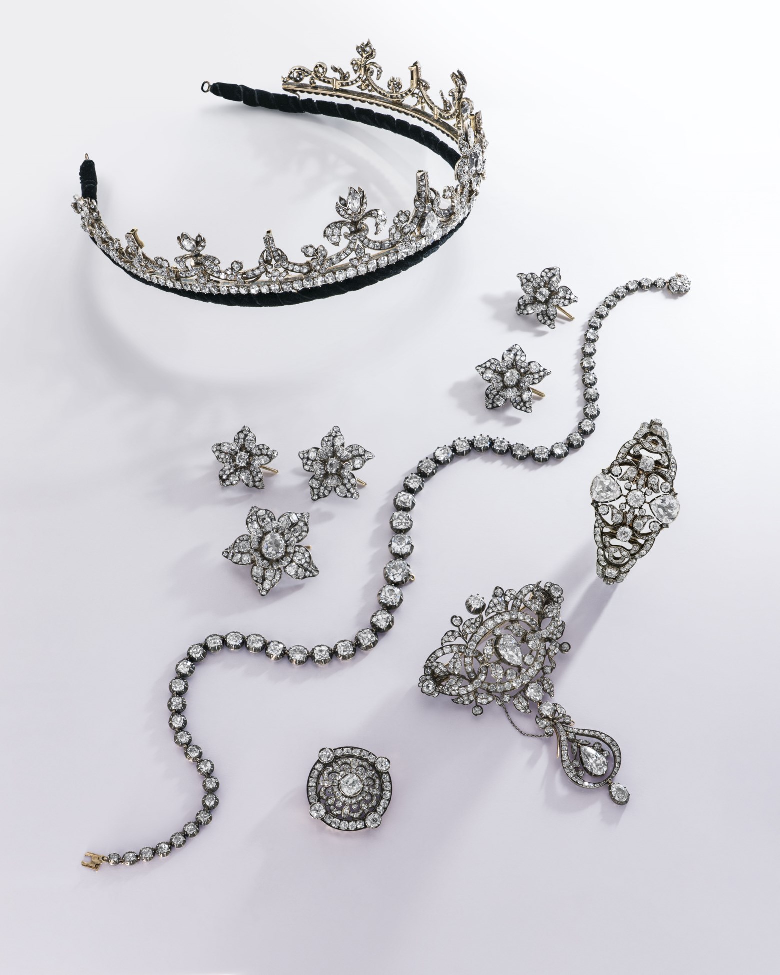 RARE 19TH CENTURY COLLECTION OF JEWELS | Christie's