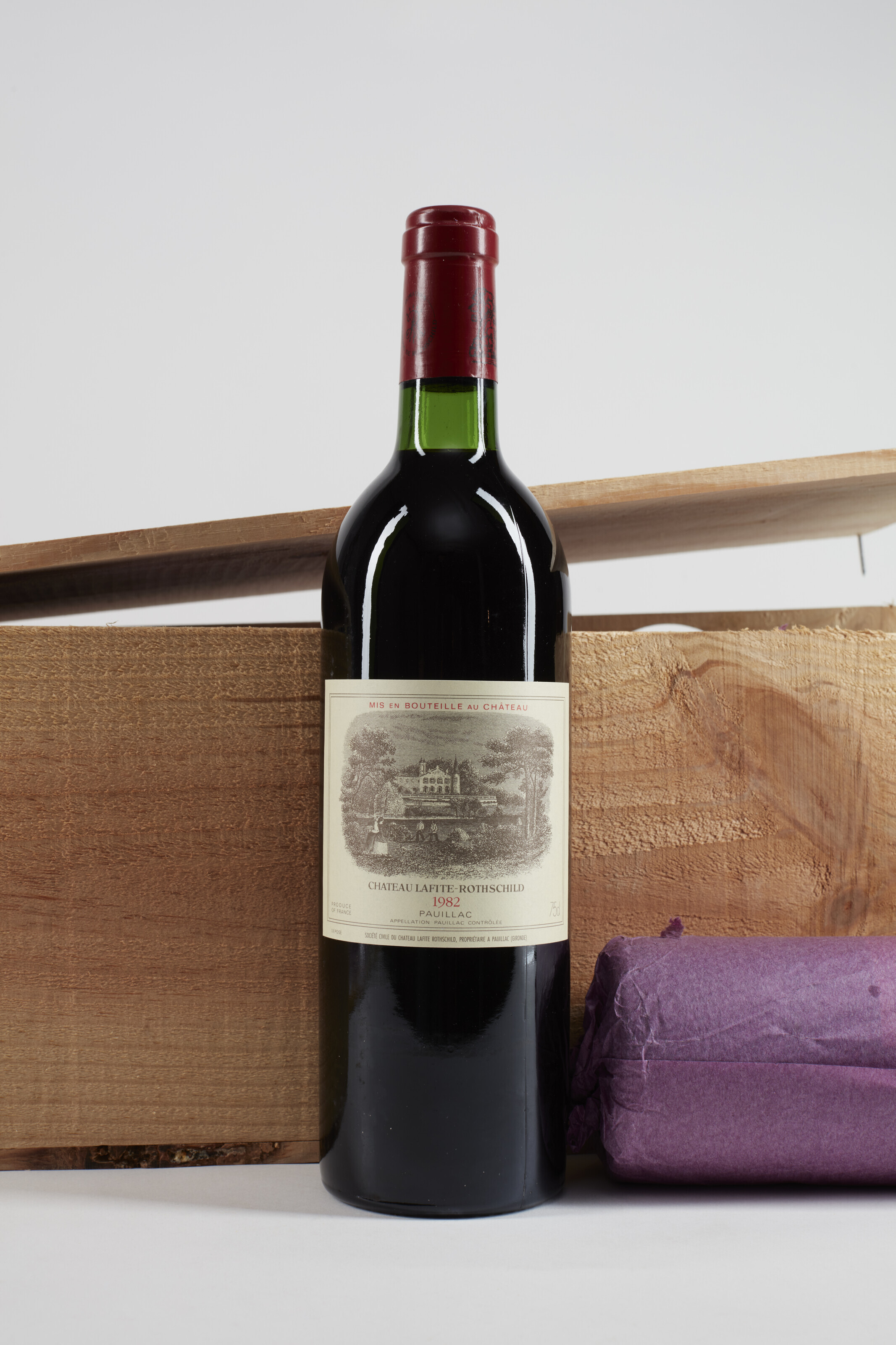Château Lafite-Rothschild 1982, Pauillac, 1er cru classéIn original wooden case. Original ...