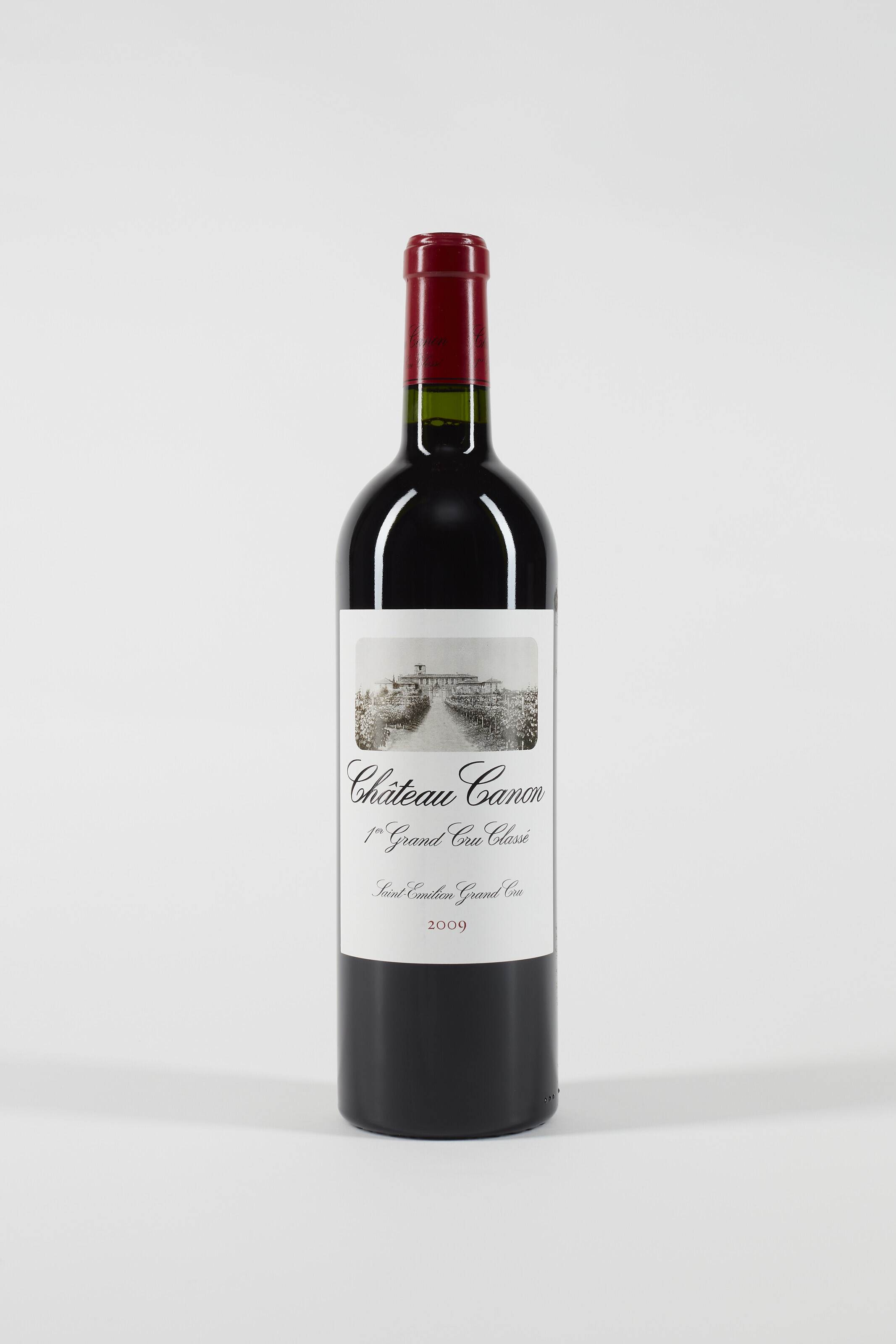 Château Canon 2009, Saint-Emilion, 1er grand cru classéOne slightly stained label. Excellent ...