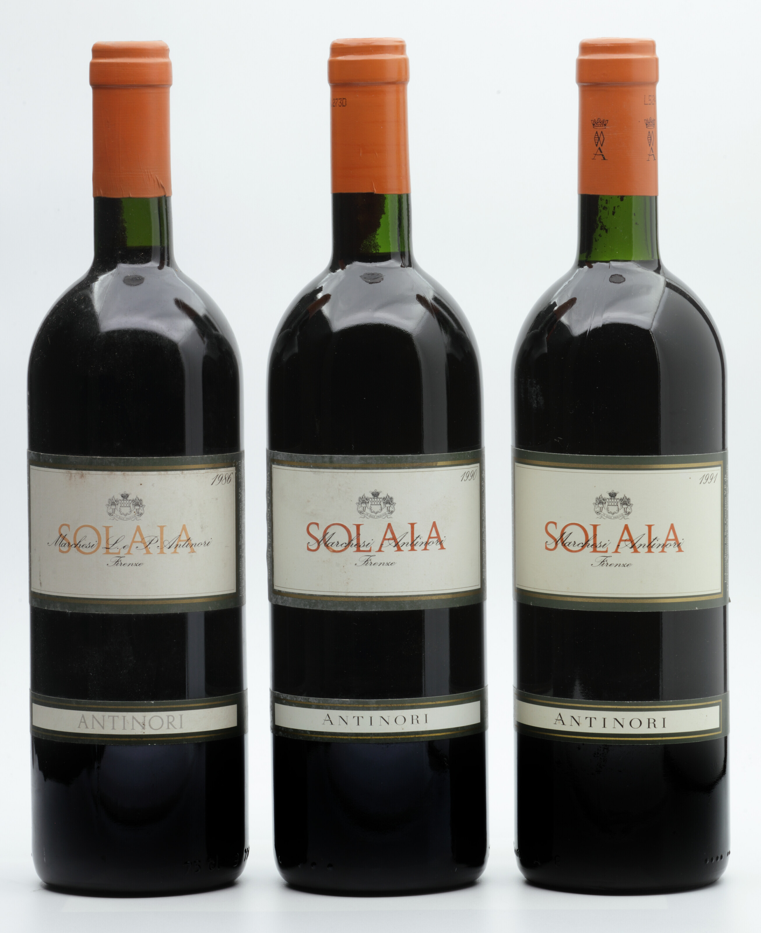 Mixed Solaia 1986-1991, Solaia 1986Stained labels. Levels: base of neck ...