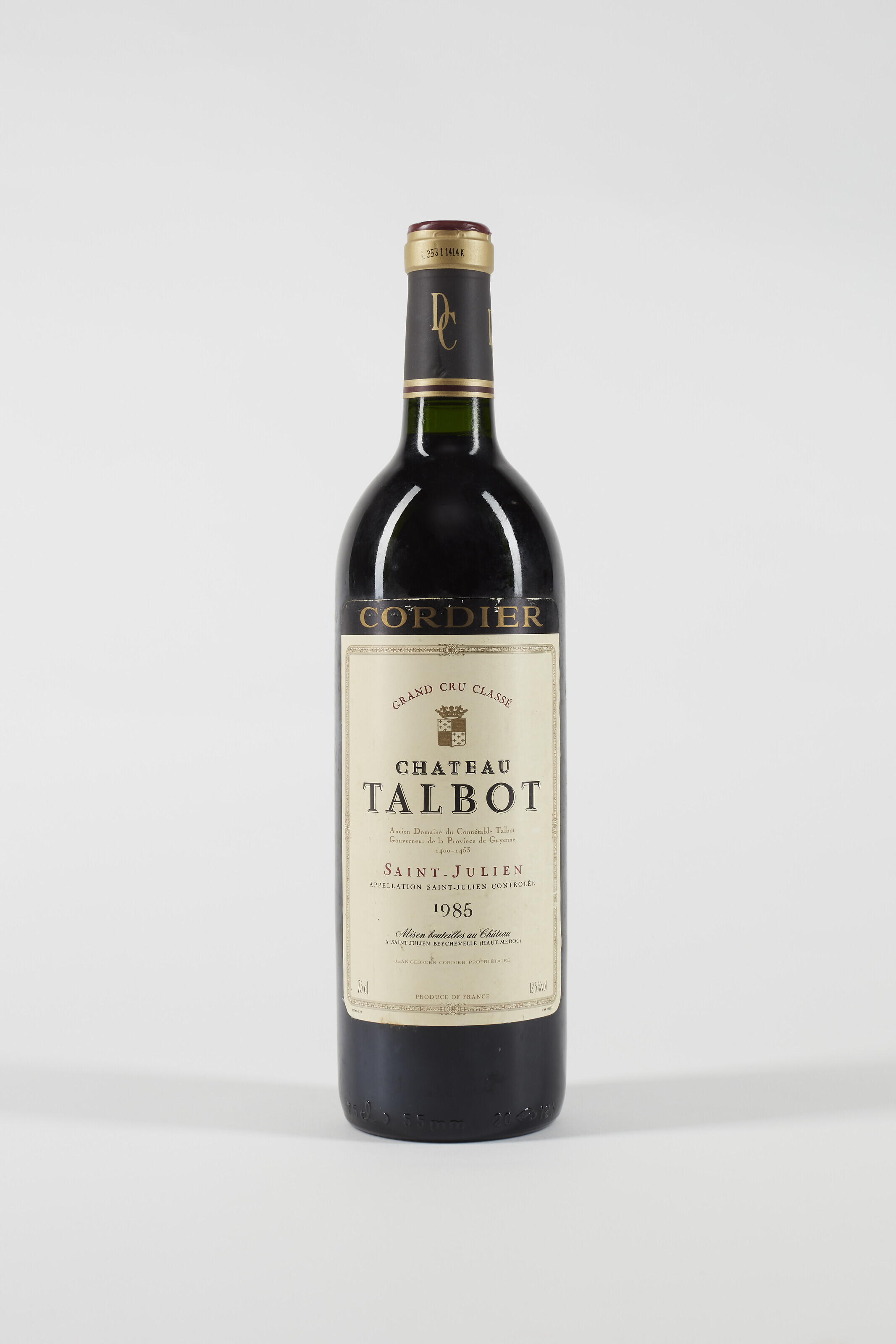 Château Talbot 1985, Saint-Julien, 4ème cru classéOne bottle with signs ...