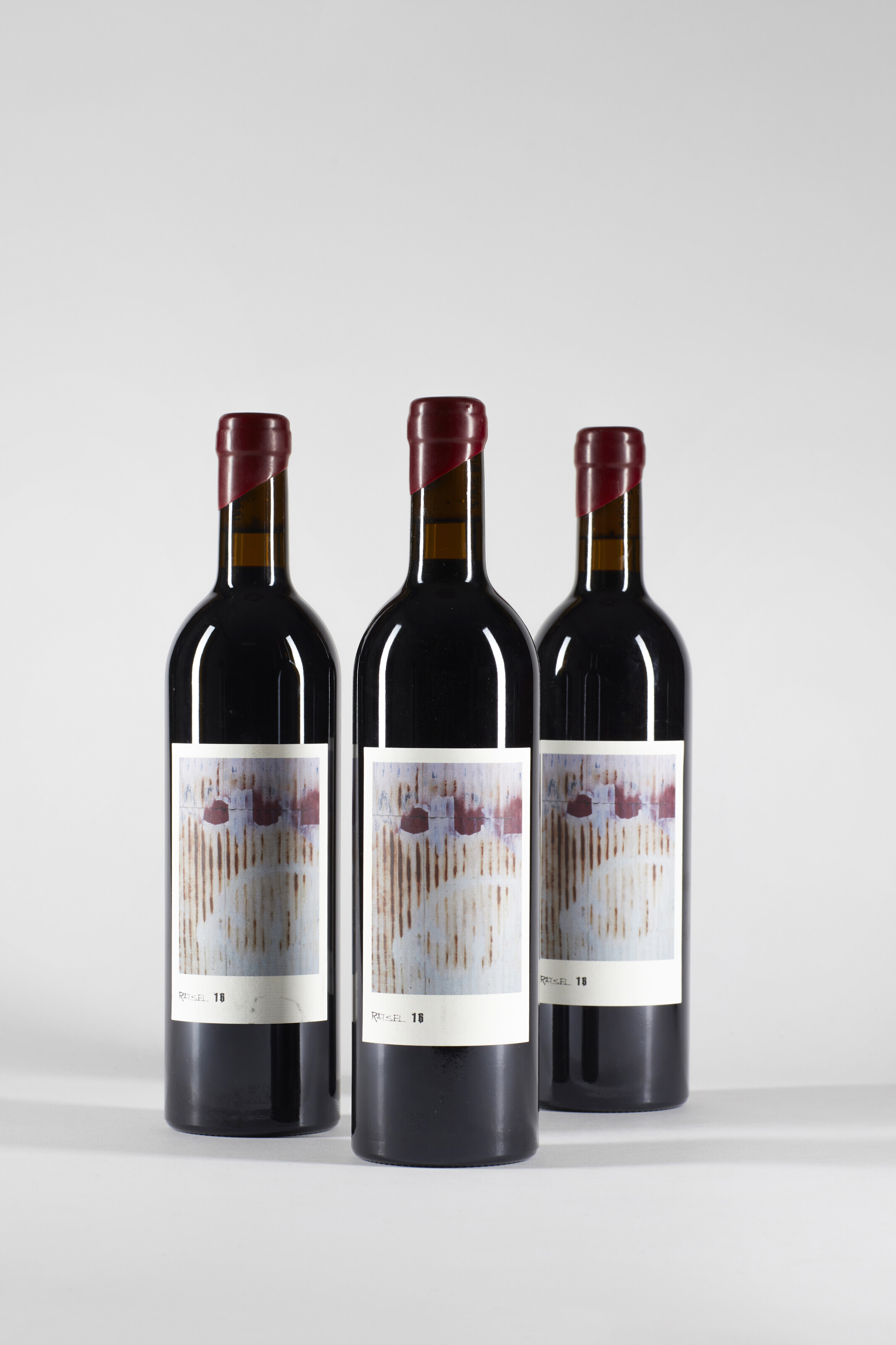 Sine Qua Non, Ratsel Syrah 2016, Santa BarbaraSlightly marked back ...