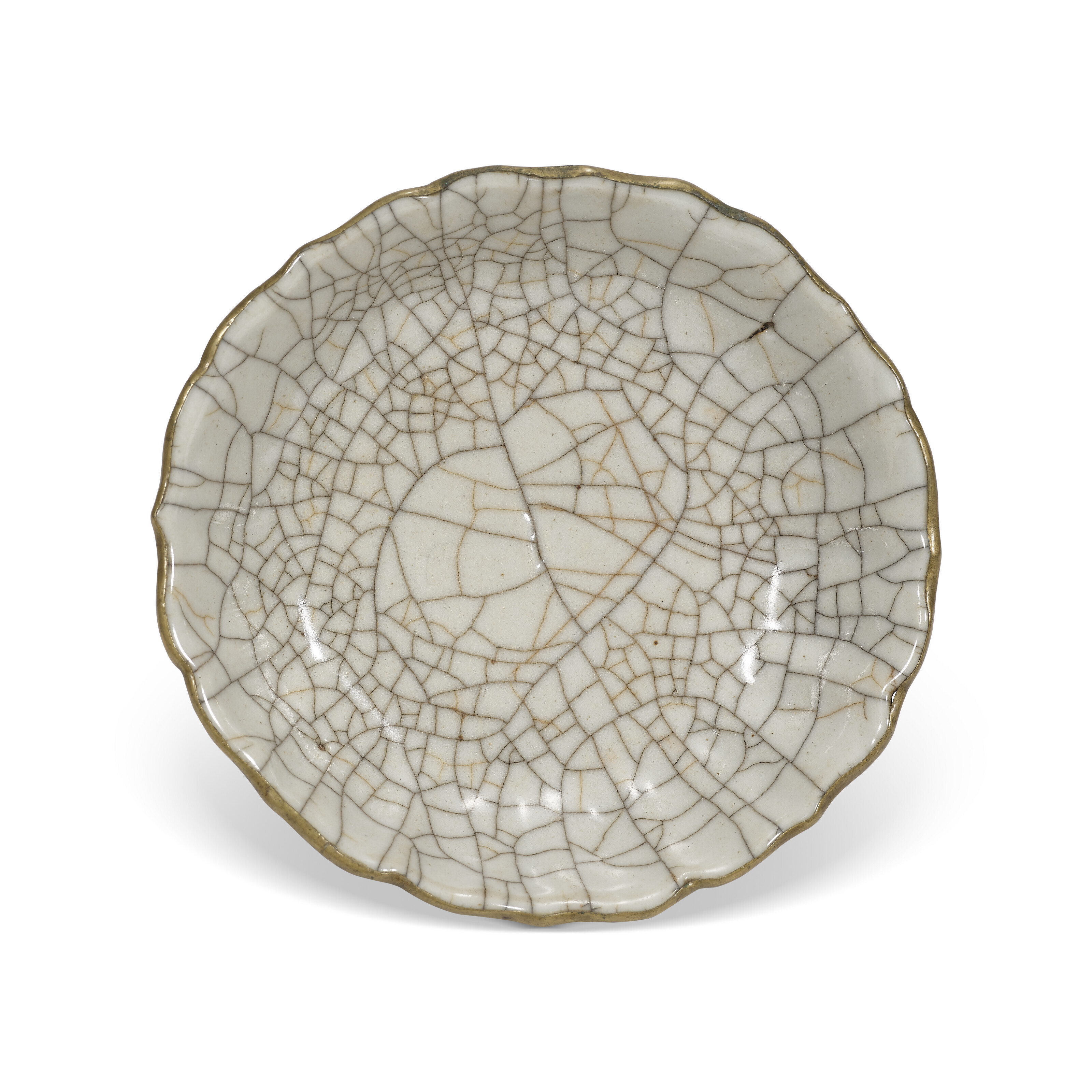 A SMALL GE-TYPE FOLIATE DISH, MING DYNASTY (1368-1644) | Christie’s