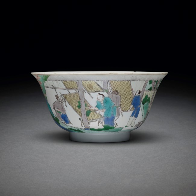 A RARE INSCRIBED FAMILLE VERTE `WEAVING’ DEEP BOWL, KANGXI PERIOD (1662 ...