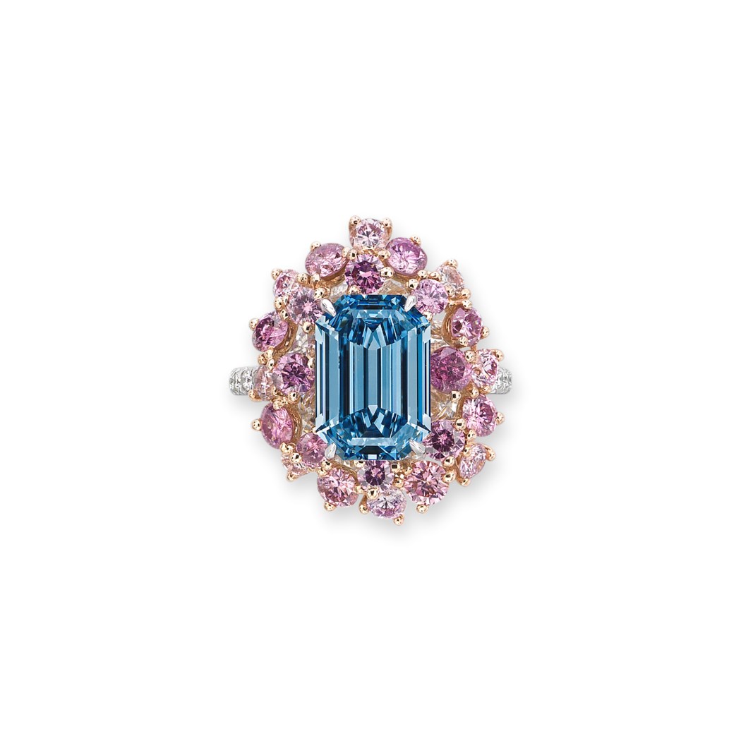 AN EXCEPTIONAL COLOURED DIAMOND AND DIAMOND RING, BY MOUSSAIEFF ...
