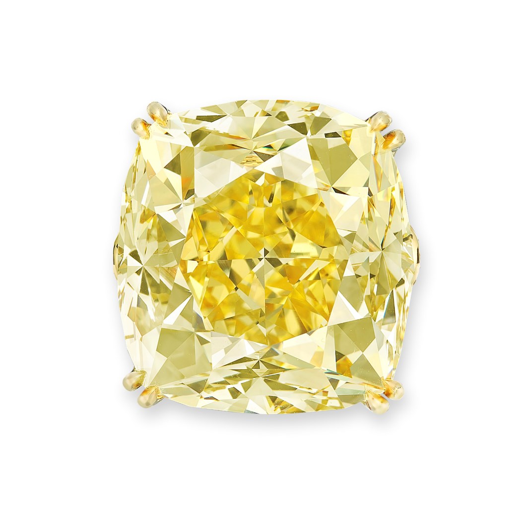 MAGNIFICENT COLOURED DIAMOND RING | Christie's