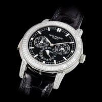 PATEK PHILIPPE. AN EXTREMELY RARE AND MAGNIFICENT PLATINUM AND BAGUETTE ...