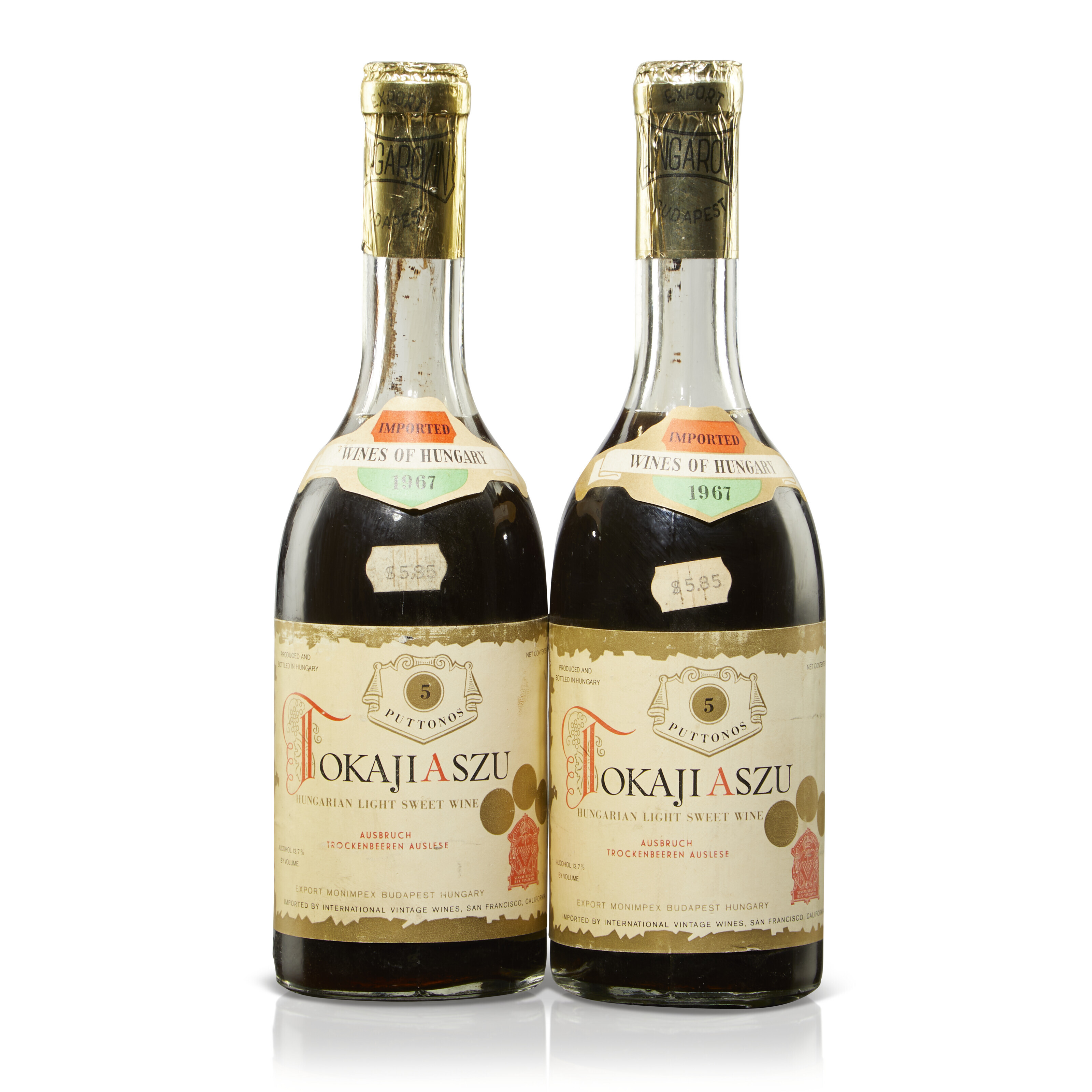 Tokaji Aszu, 5 Puttonyos 1967, Slightly bin-soiled labels Levels top ...