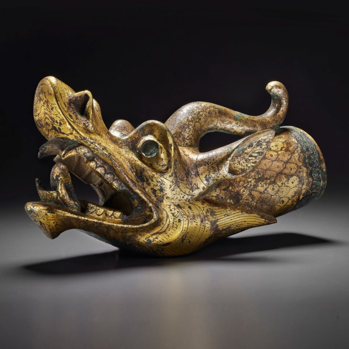 A MAGNIFICENT AND VERY RARE LARGE GILT-BRONZE ‘DRAGON HEAD’ CHARIOT ...