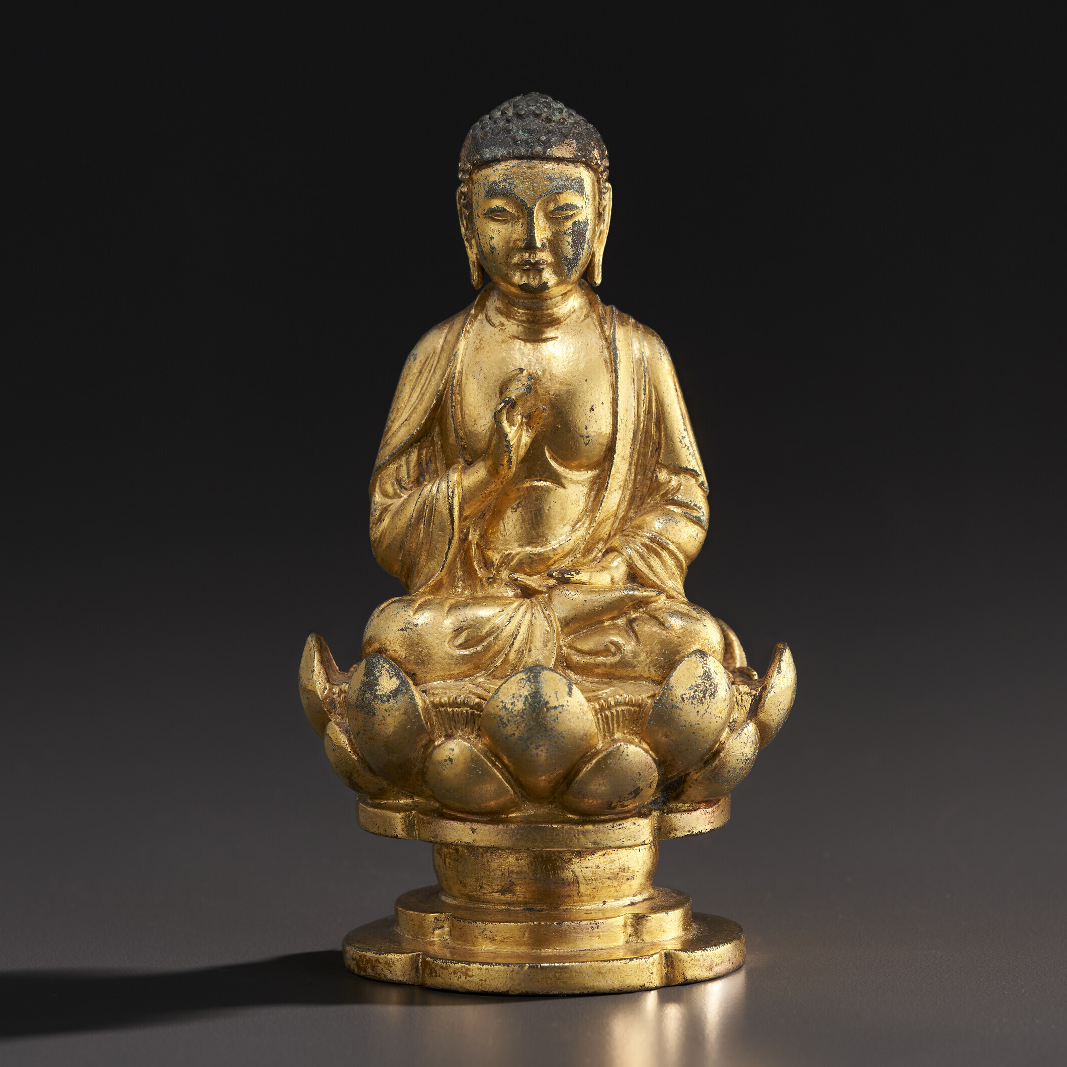 A SMALL GILT-BRONZE DOUBLE DRAGON FITTING, TANG DYNASTY (AD 618-907 ...