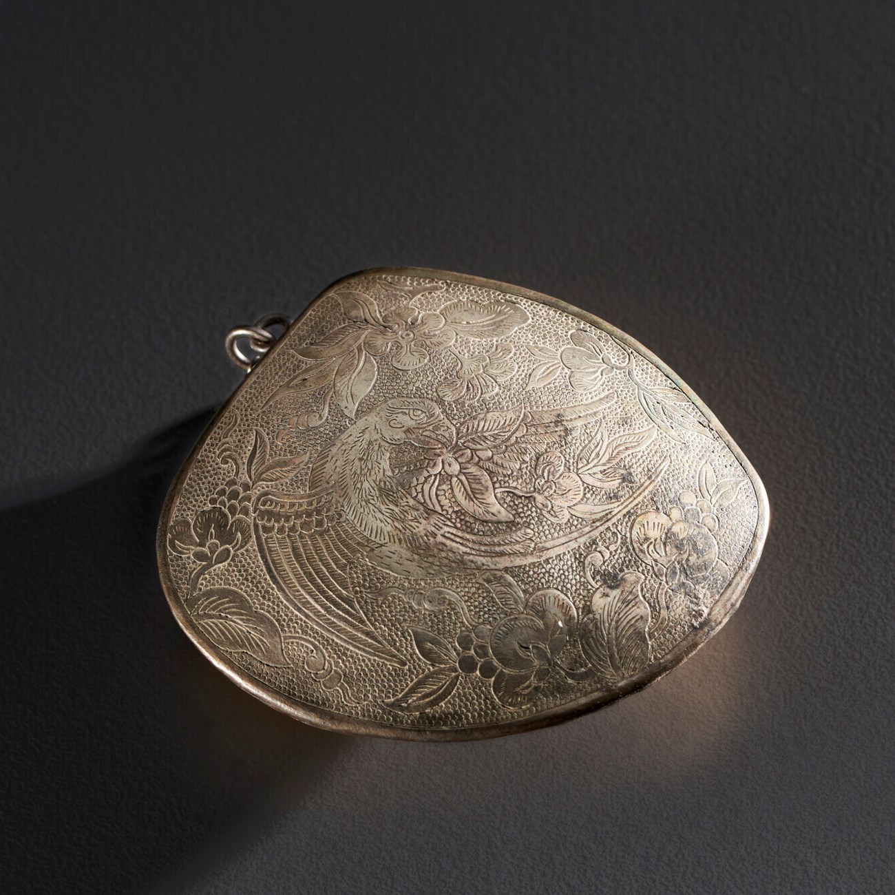 AN UNUSUAL SMALL CLAM-SHELL BOX AND SILVER COVER, LATE TANG-LIAO ...