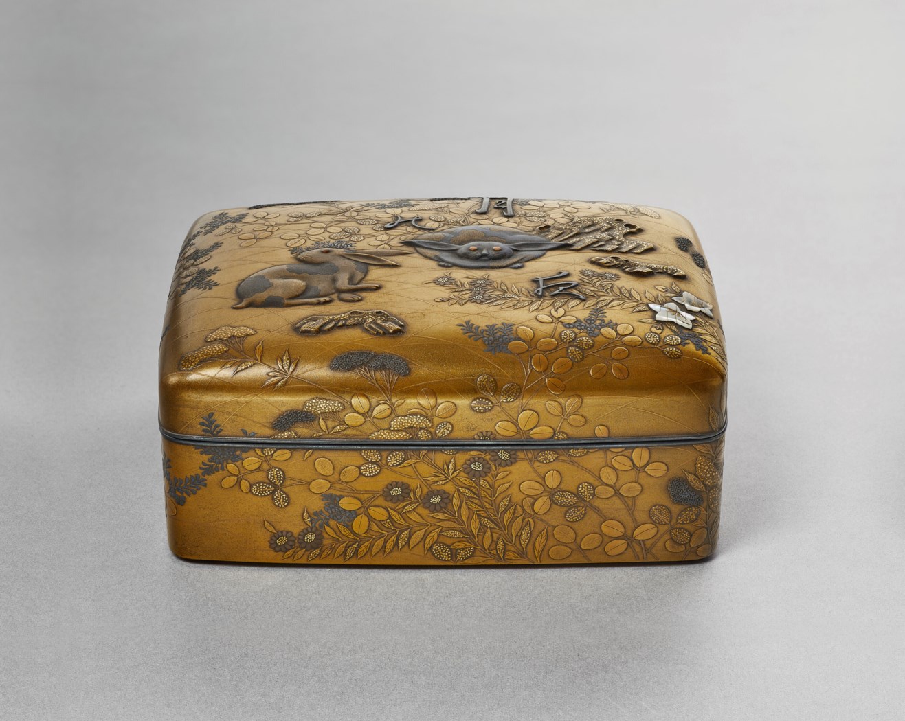 A LACQUER BOX AND COVER, EDO PERIOD (18TH-19TH CENTURY) | Christie's