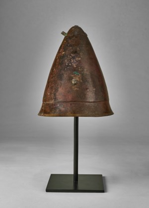 A GREEK BRONZE PILOS HELMET, LATE CLASSICAL TO EARLY HELLENISTIC PERIOD ...