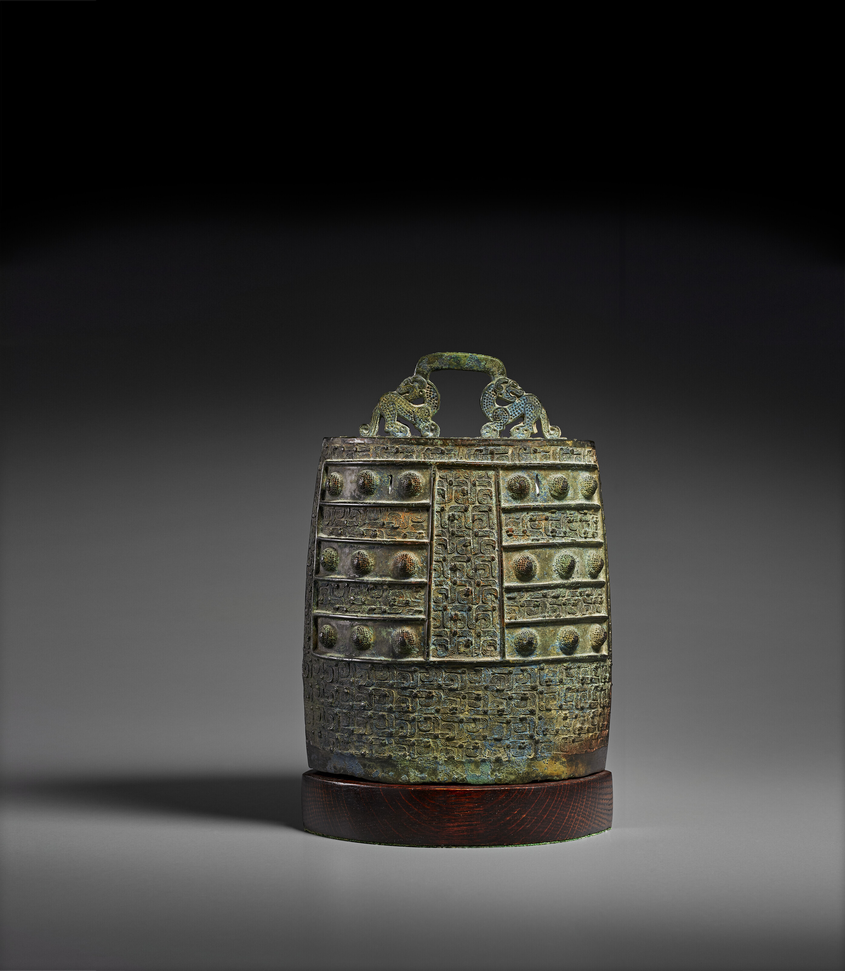 A BRONZE RITUAL FOOD VESSEL, GUI, EARLY WESTERN ZHOU DYNASTY, 11TH-10TH ...