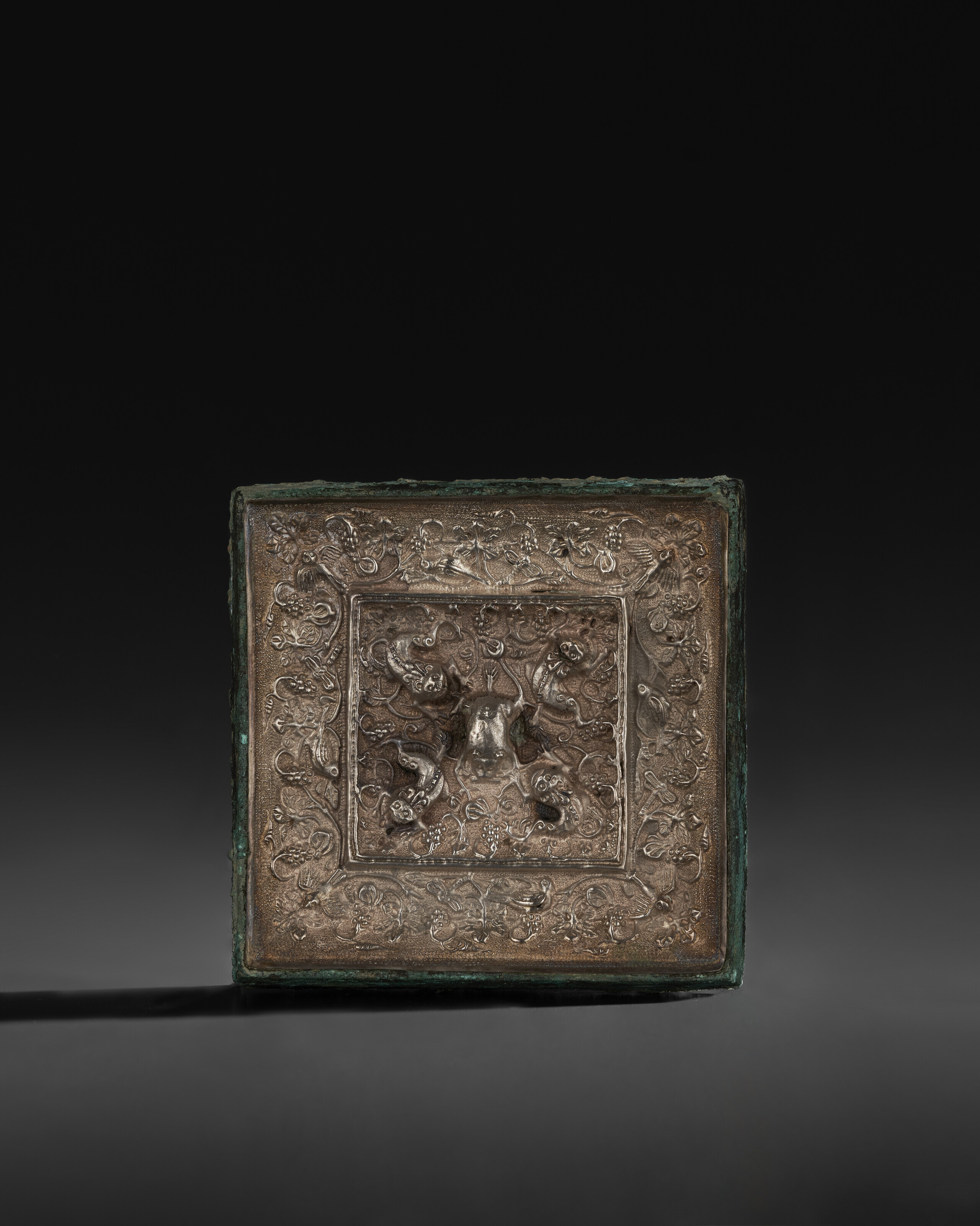 A BRONZE RITUAL FOOD VESSEL, GUI, EARLY WESTERN ZHOU DYNASTY, 11TH-10TH ...