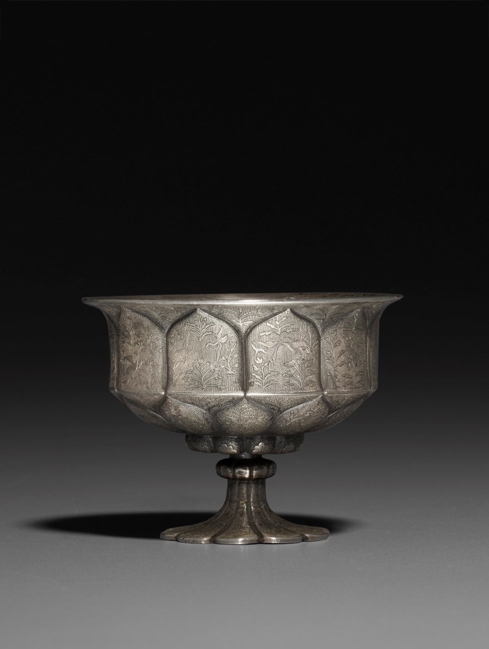 A SUPERB SILVER STEM CUP, TANG DYNASTY (AD 618-907) | Christie's