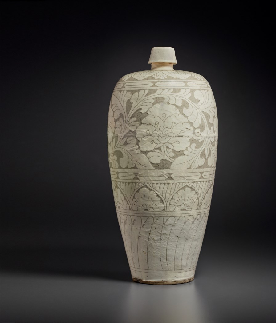 A RARE LARGE CIZHOU SGRAFIATTO VASE, MEIPING, SONG-JIN DYNASTY (AD 960 ...