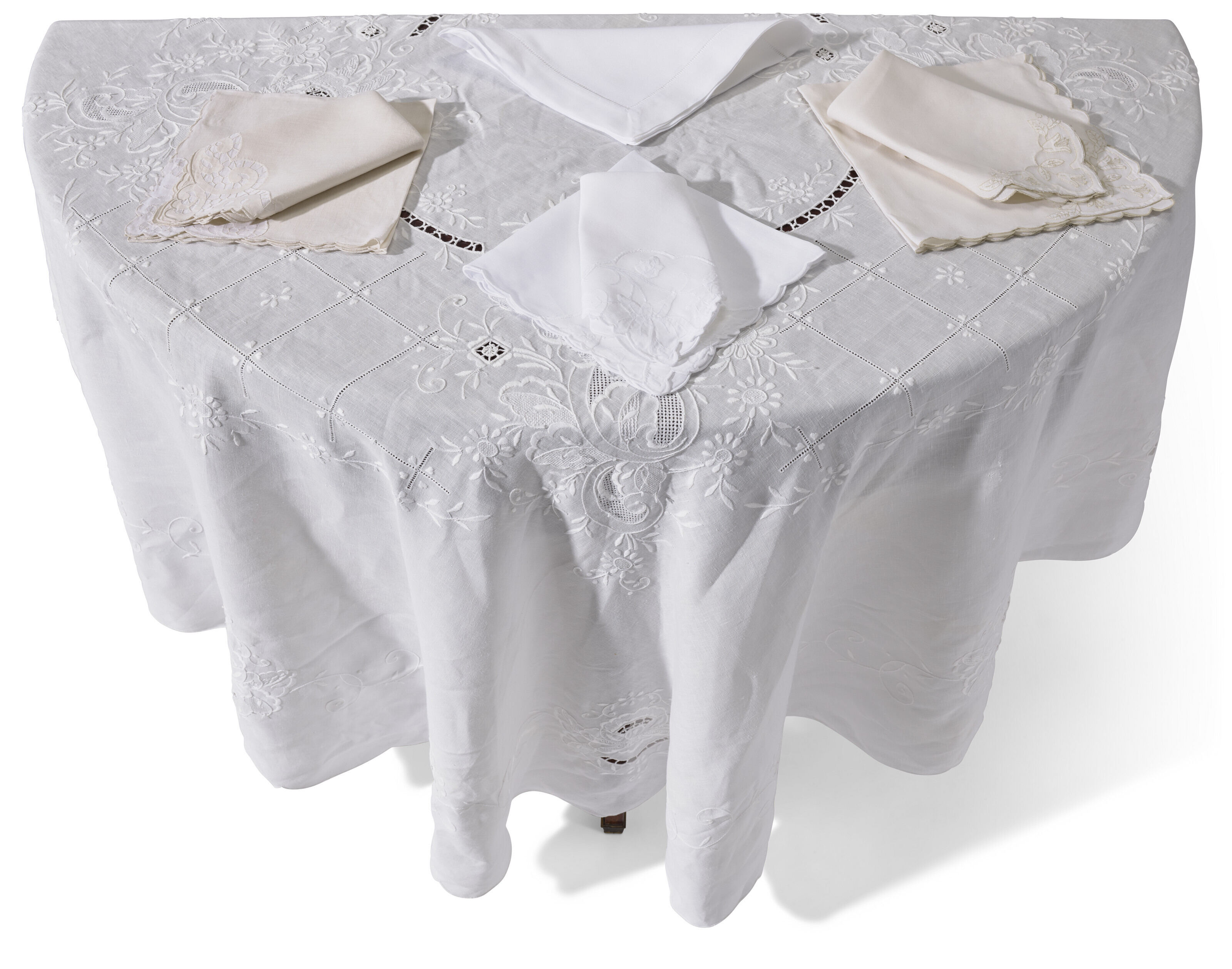 A SUITE OF TABLE LINENS, INCLUDING SFERRA, ITALY, LATE 20TH/EARLY 21ST ...