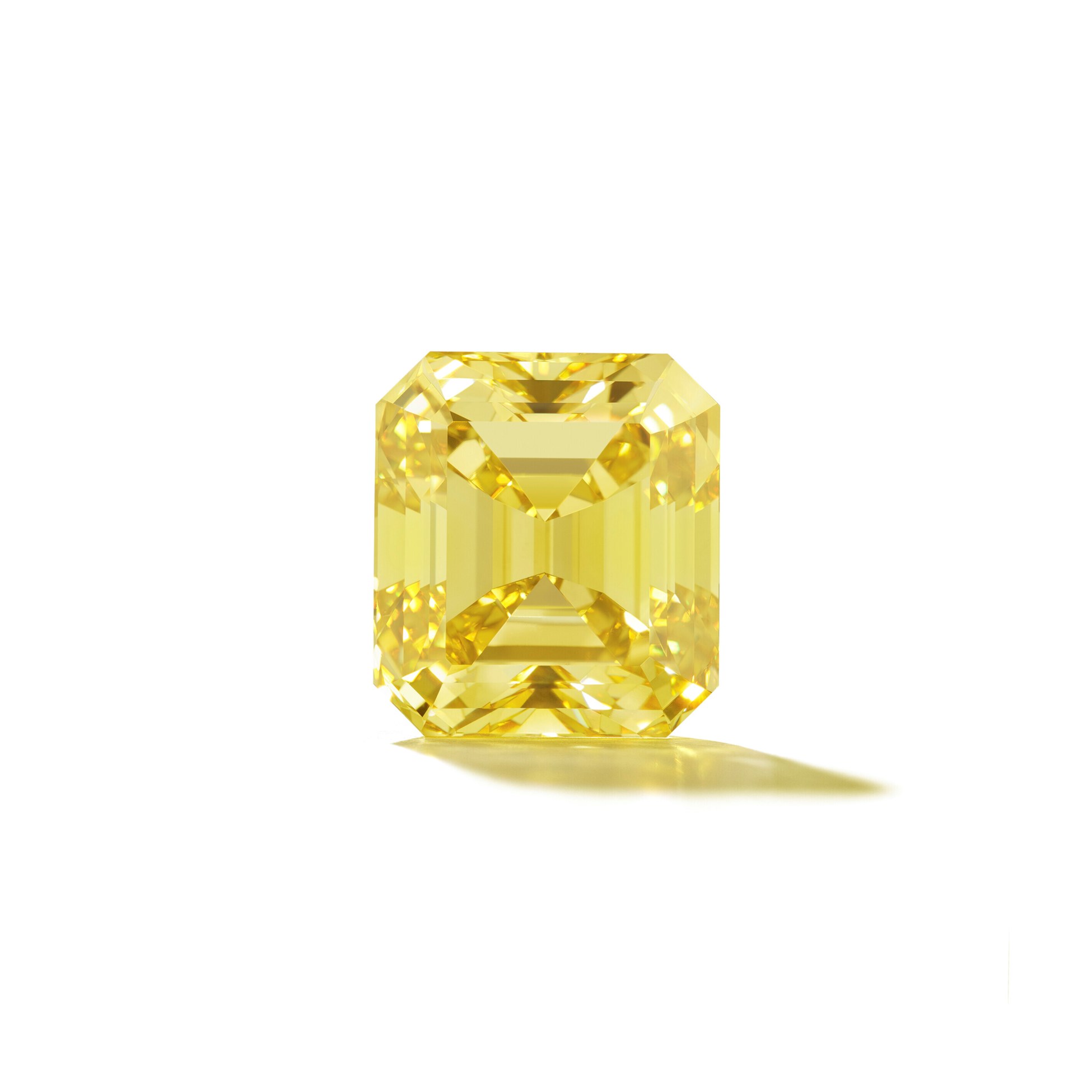 THE DE BEERS YELLOWCOLORED DIAMOND RING | Christie's