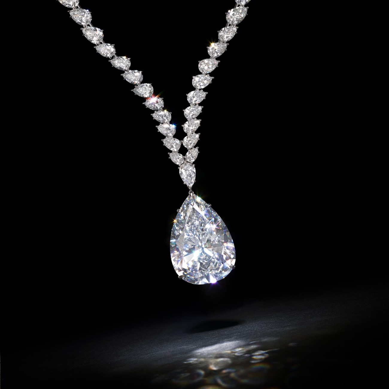 A MAGNIFICENT DIAMOND PENDANT-NECKLACE | Christie's