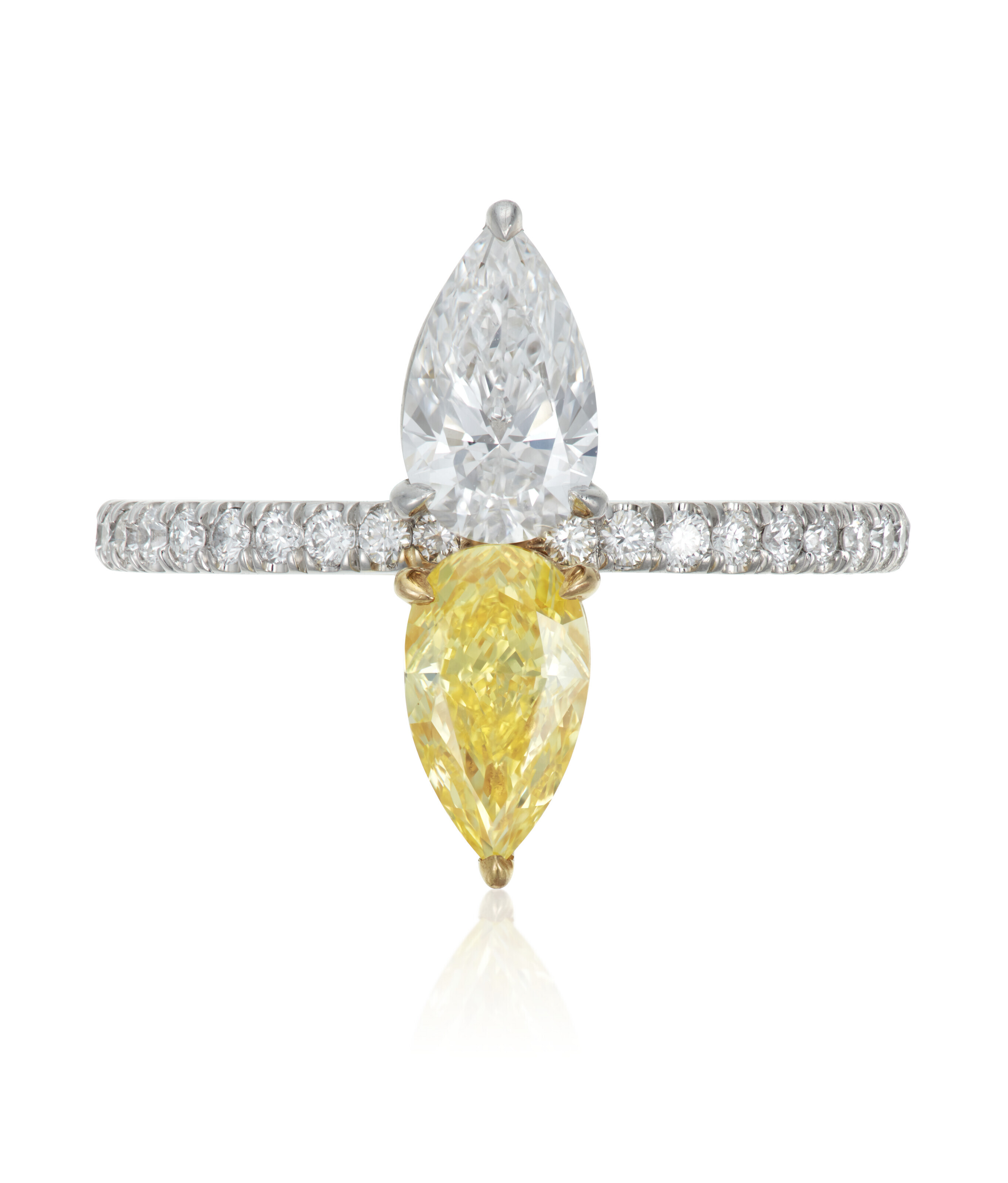 NO RESERVE | TWIN-STONE COLORED DIAMOND AND DIAMOND RING, | Christie’s