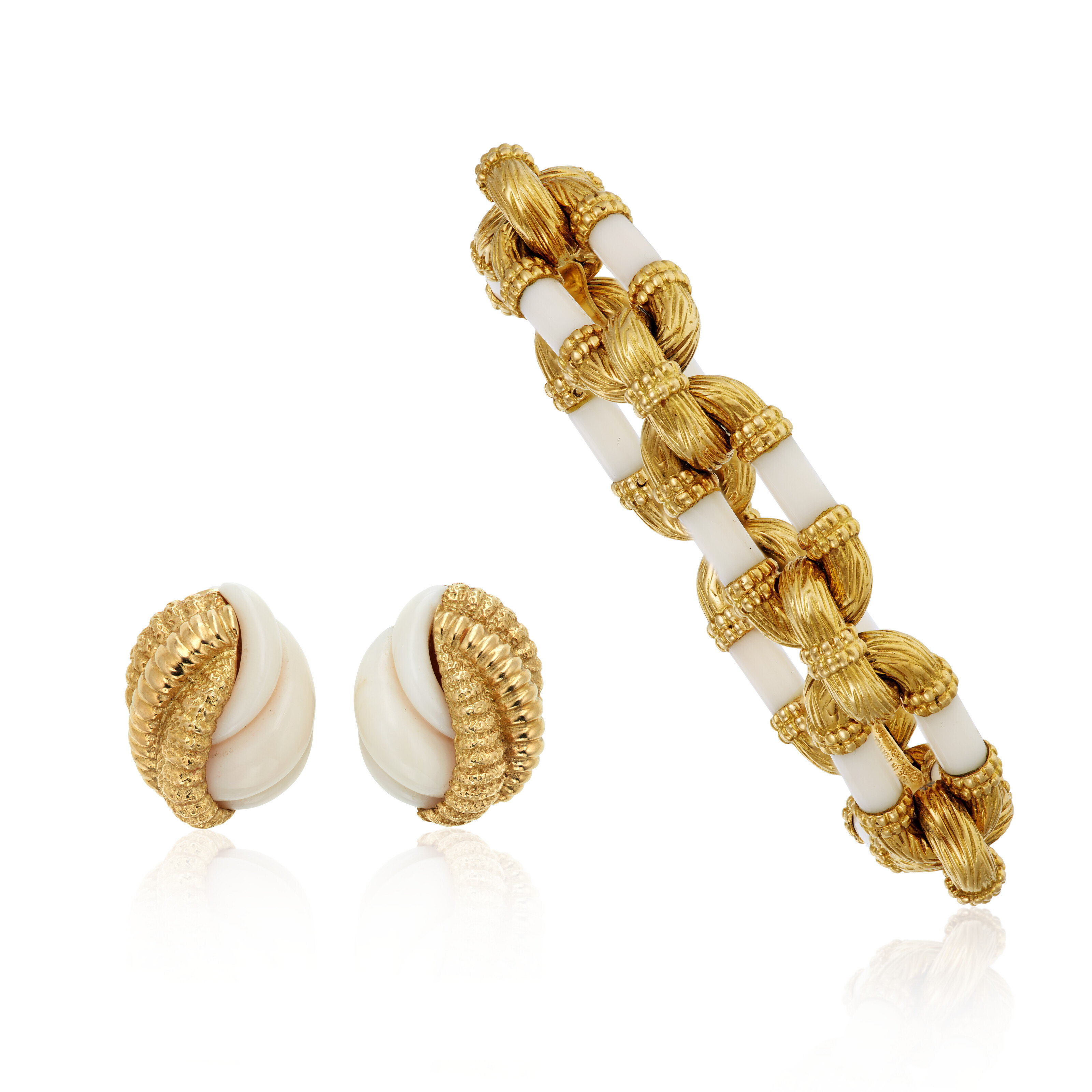 VAN CLEEF & ARPELS SET OF WHITE CORAL AND GOLD JEWELRY, | Christie’s