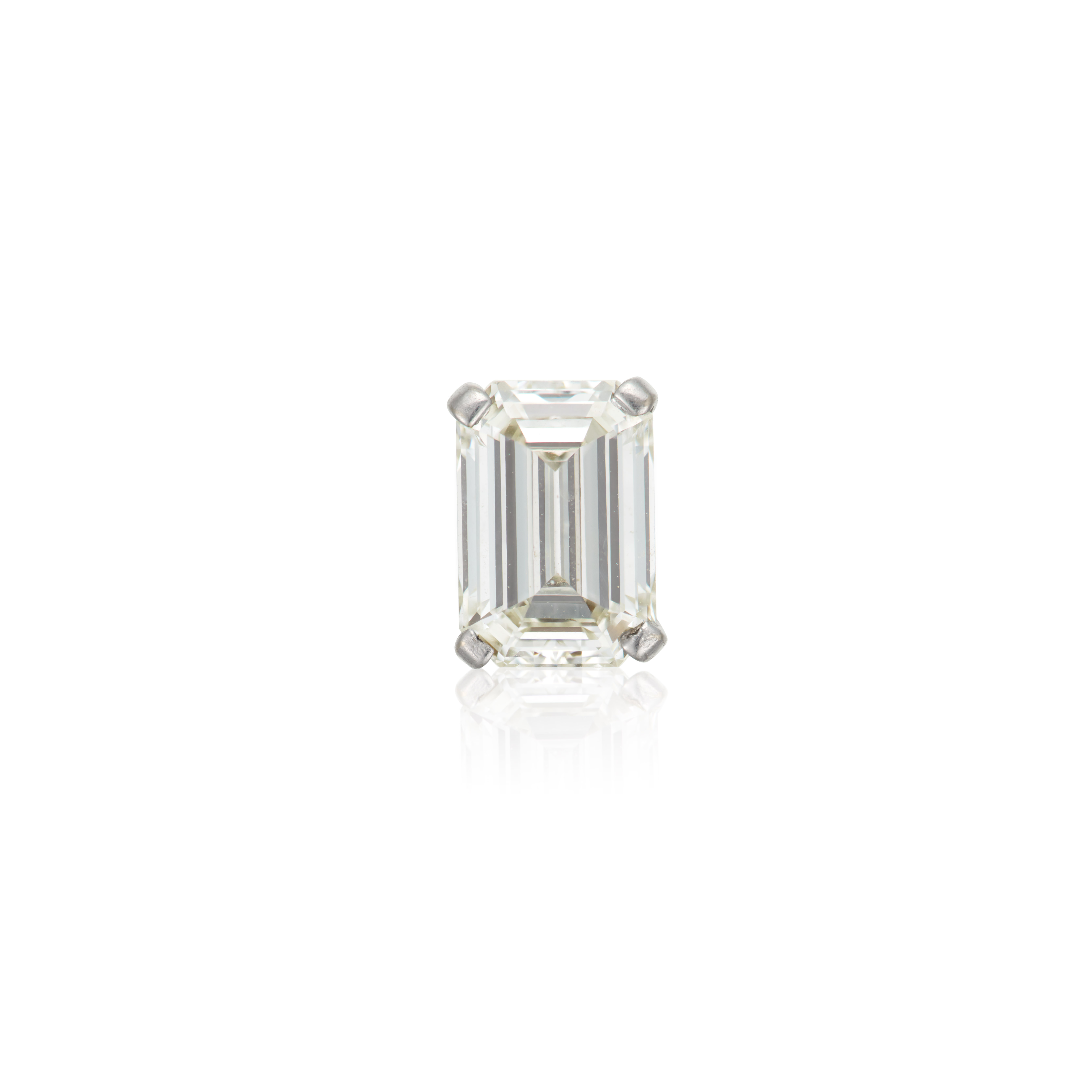 SINGLE DIAMOND STUD, | Christie’s