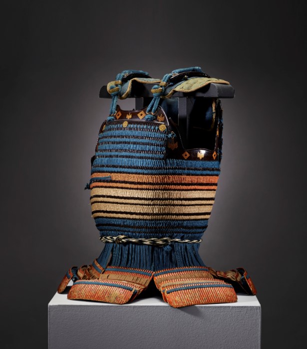 A FINE VARIEGATED LACING DOMARU (BODY ARMOR), MOMOYAMA PERIOD (LATE ...